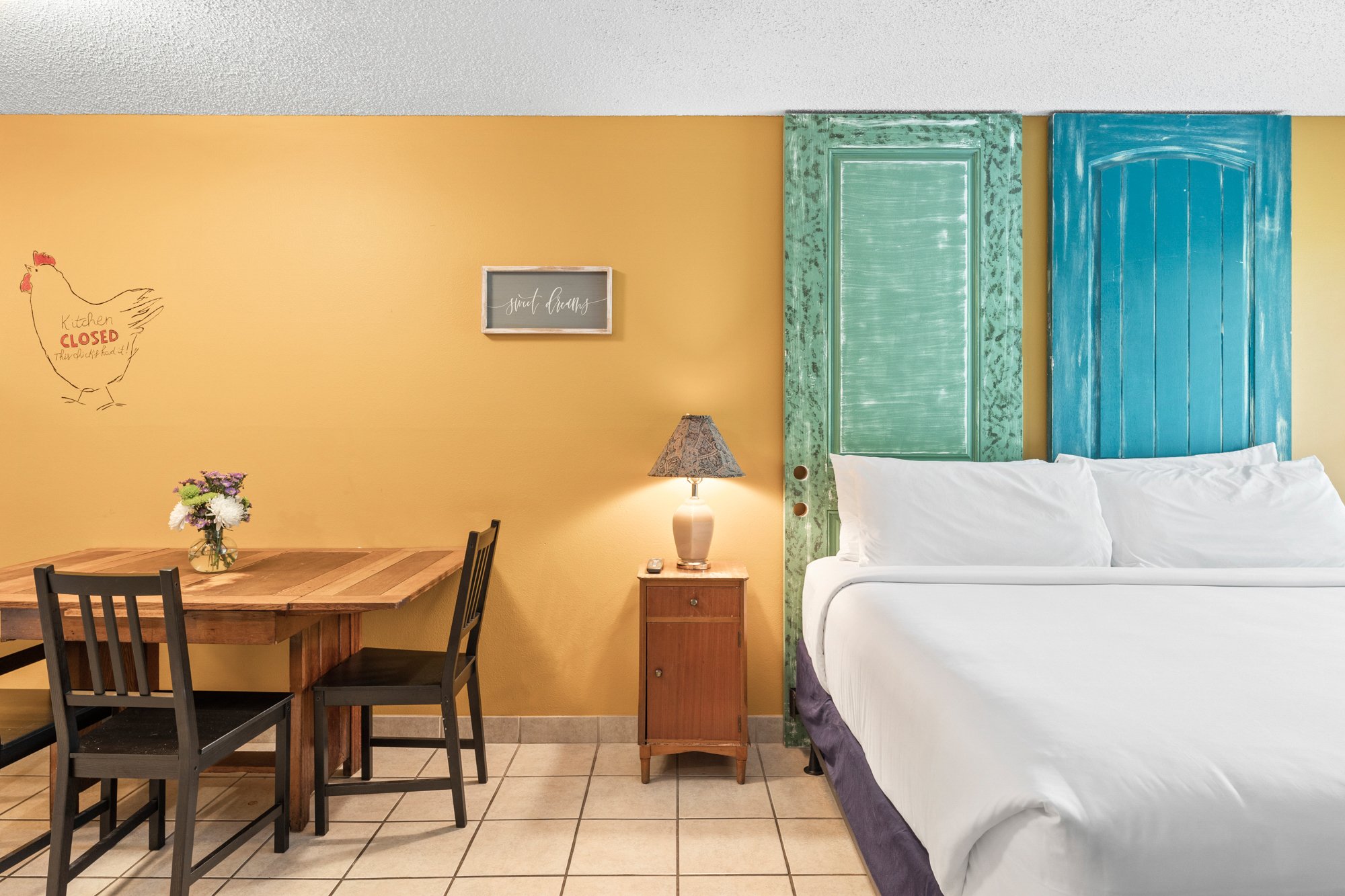 Rooms — Gruene Outpost River Lodge