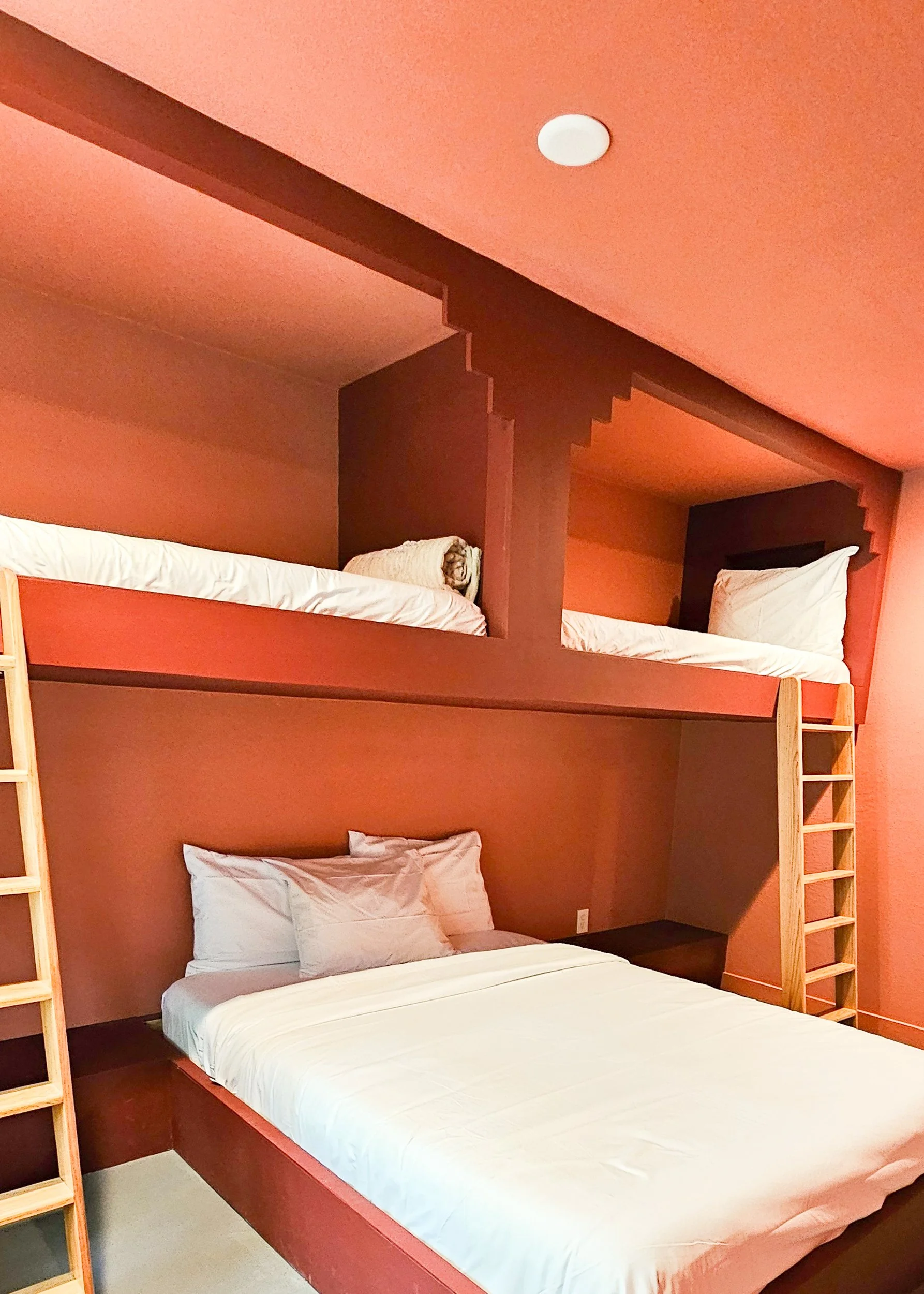 Rooms — Gruene Outpost River Lodge