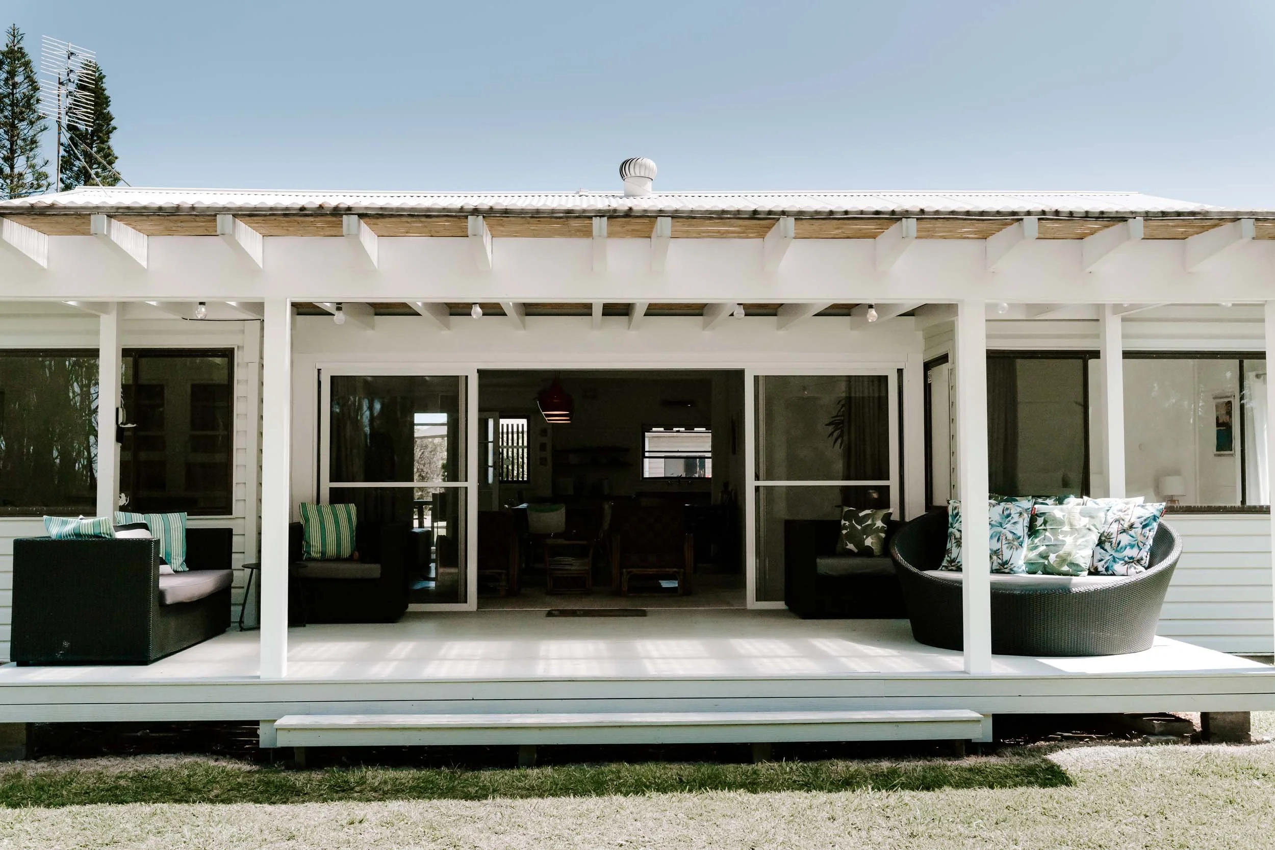 The Endless Summer ,43 Allerton Avenue, Culburra Beach • Wandering Escapes