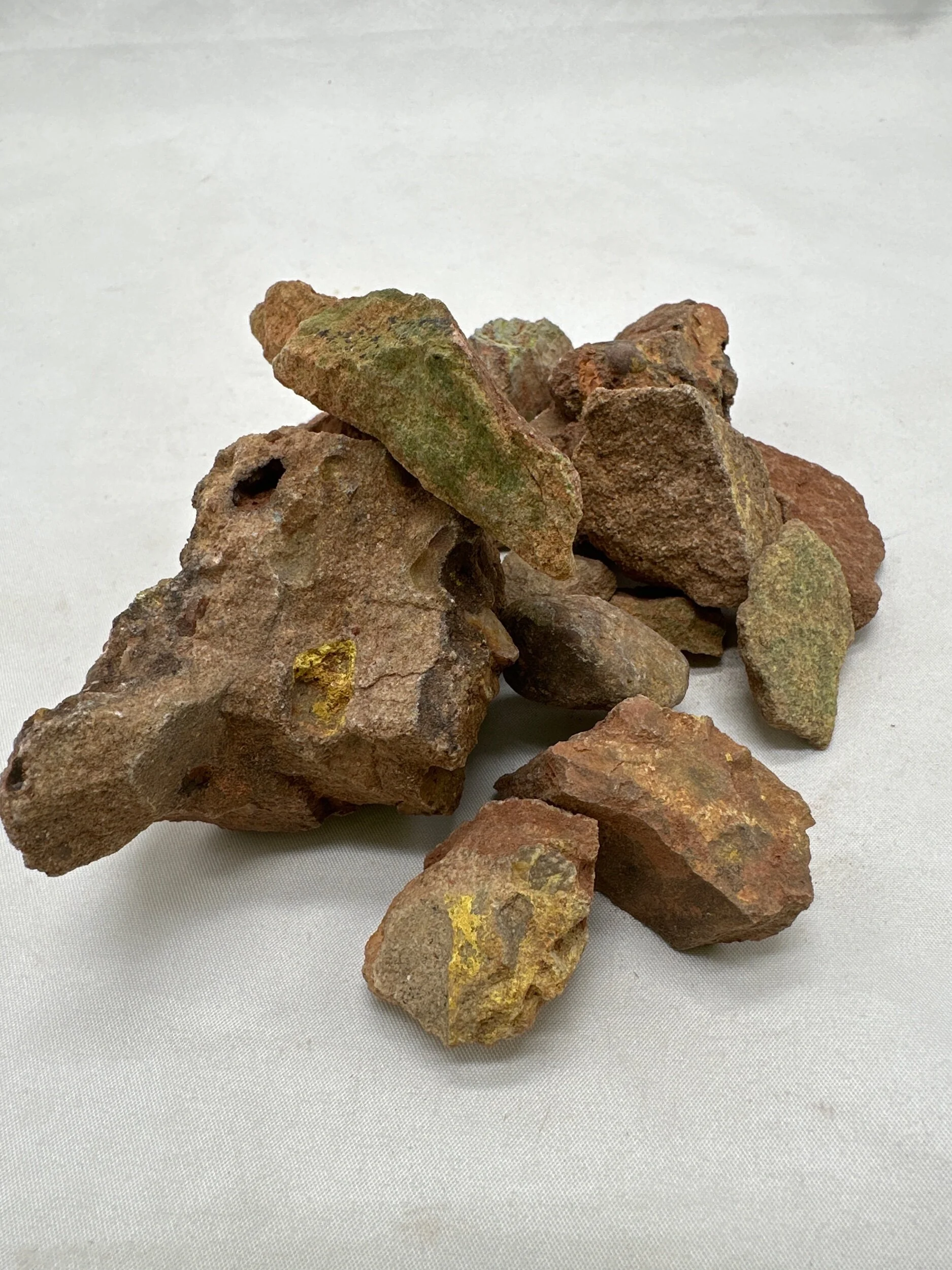 Uranium ore 1,000 to 3,000 CPM — Arizona Uranium