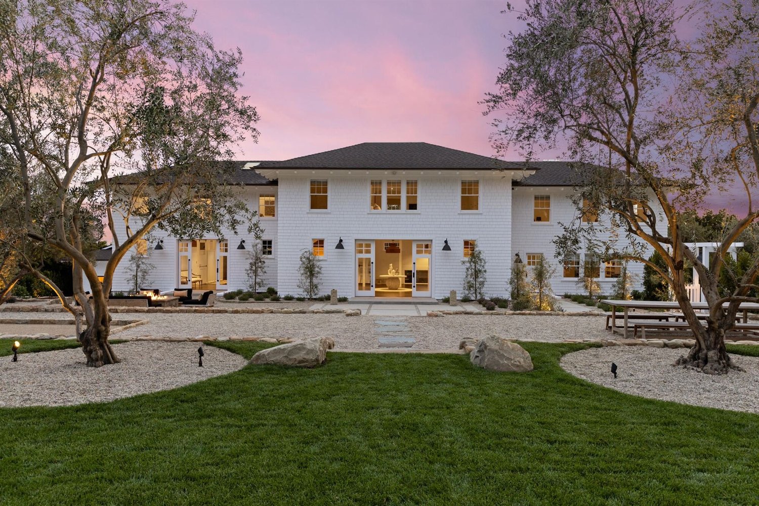 Interior and Exterior Design Color Trends in Residential Architecture ...