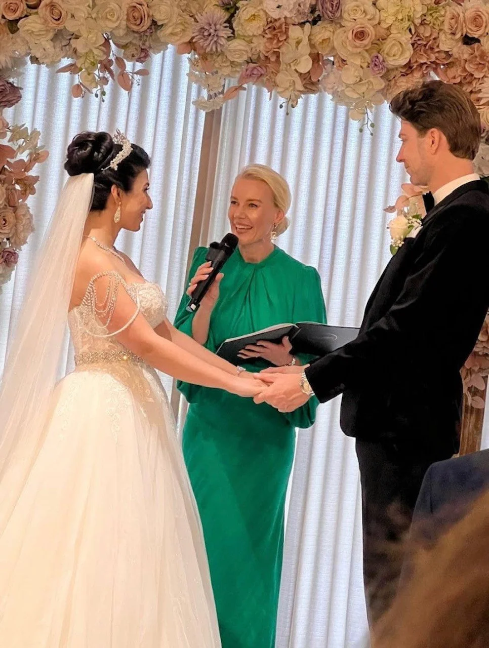 Amber Gillam - Brisbane and Sunshine Coast Celebrant + MC