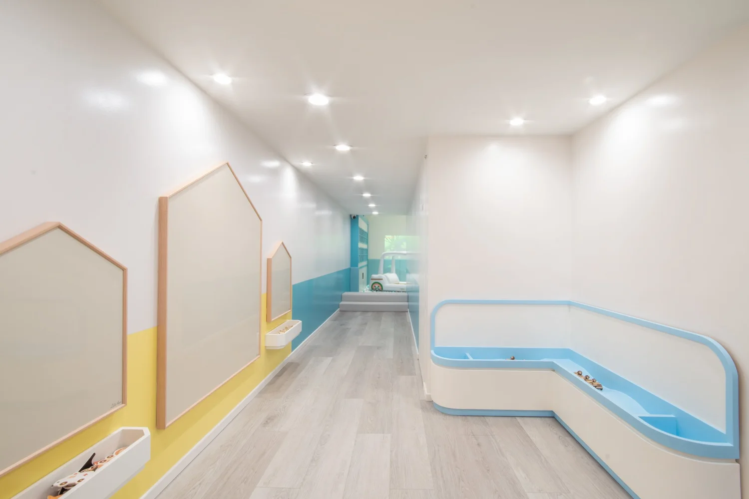 About Us — Looma Play