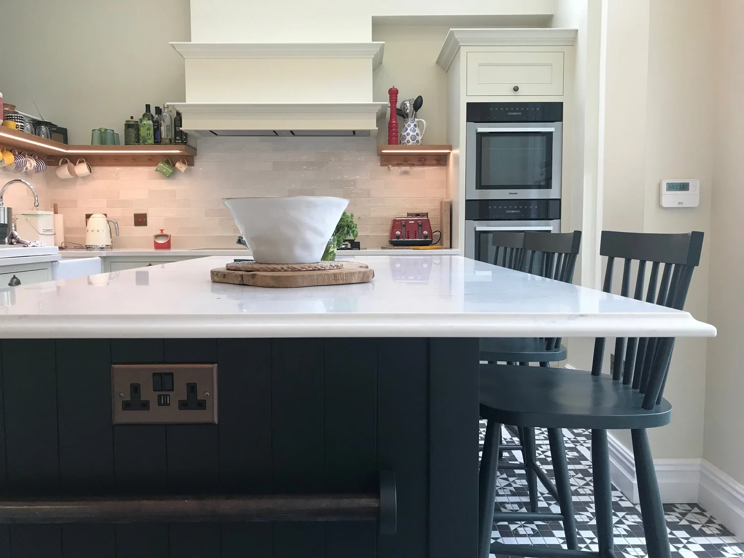 Willis Bespoke - Hand Made Kitchens and Wardrobes