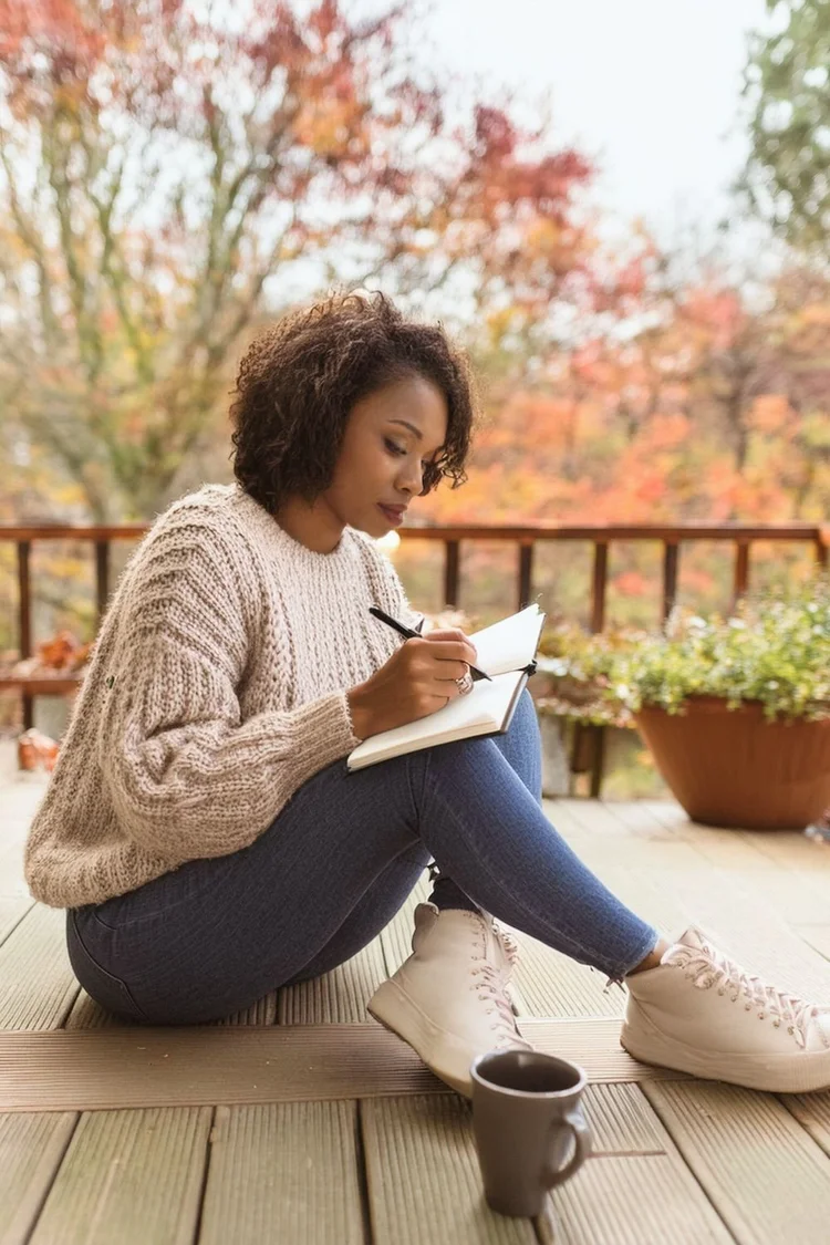 365 Daily Writing Prompts For Deep Reflection | 365 Journal Prompts