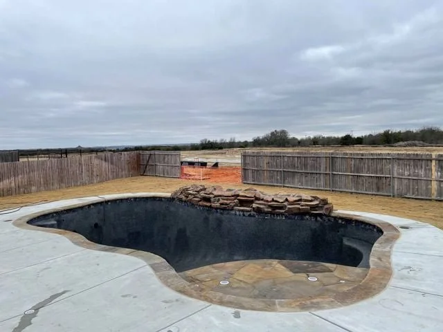 The Blackmon's Gorgeous pool in Weatherford — Sun-Ray Pools of Burleson