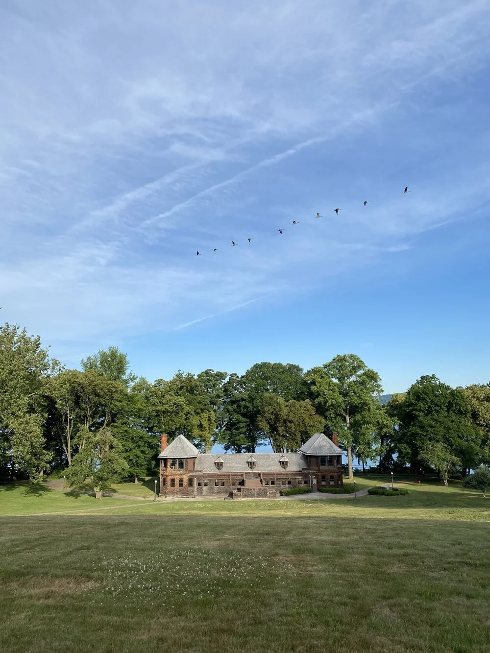 Lyndhurst Private Riverfront Landscape and Bowling Alley Tour — Go Love NY