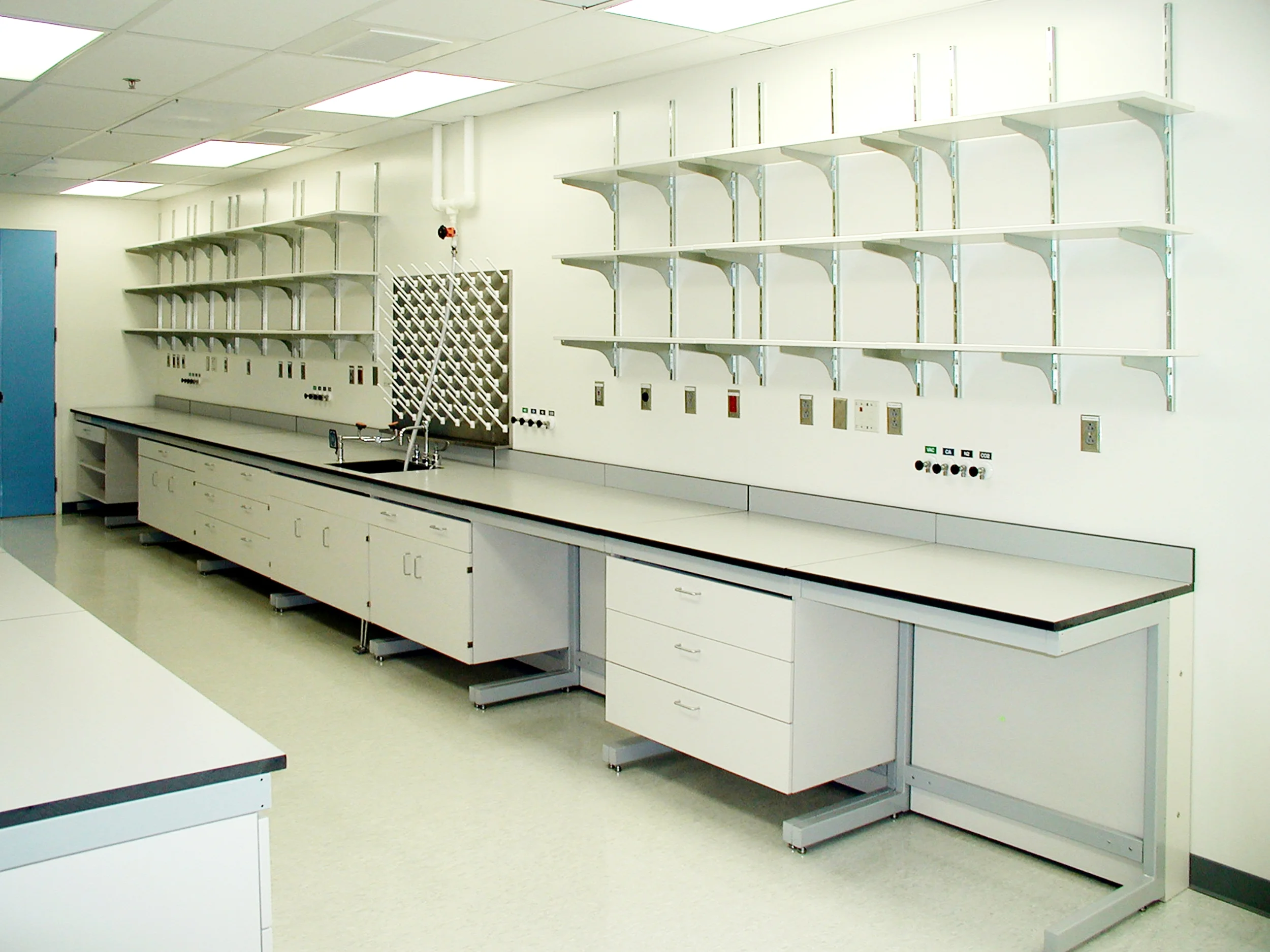 LAB CASEWORK — LABSCAPE
