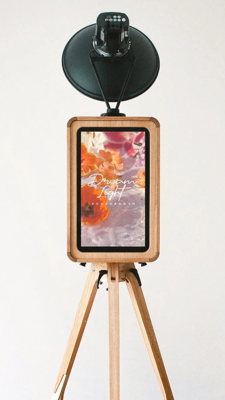 DreamLight Photobooth - Luxury Photobooth Rental Los Angeles & Orange ...
