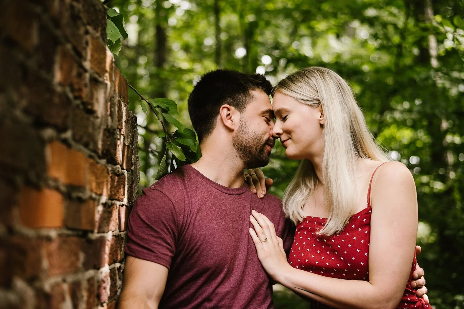 5 Reasons to Schedule an Engagement Session