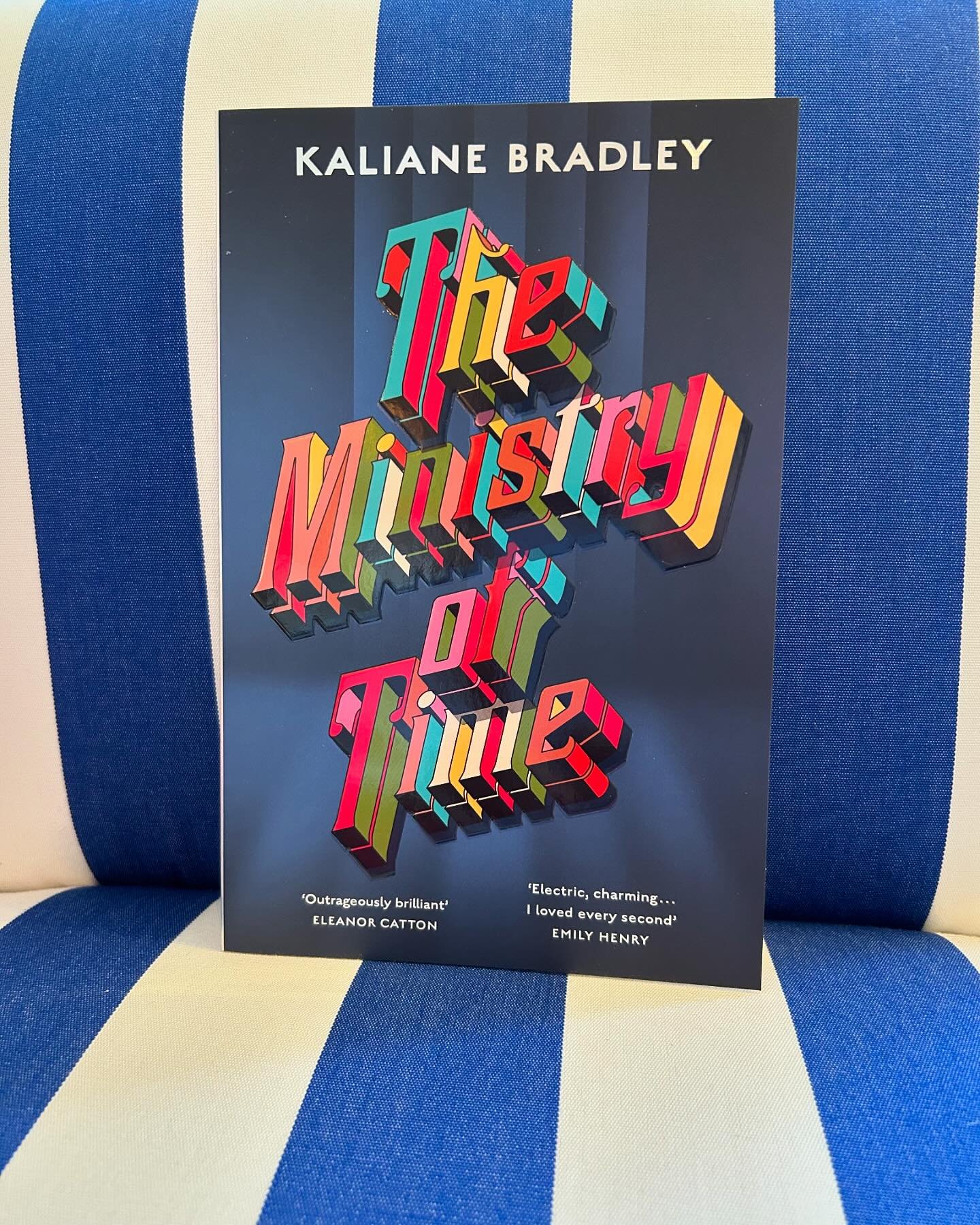 Home — Heads & Tales Bookstore