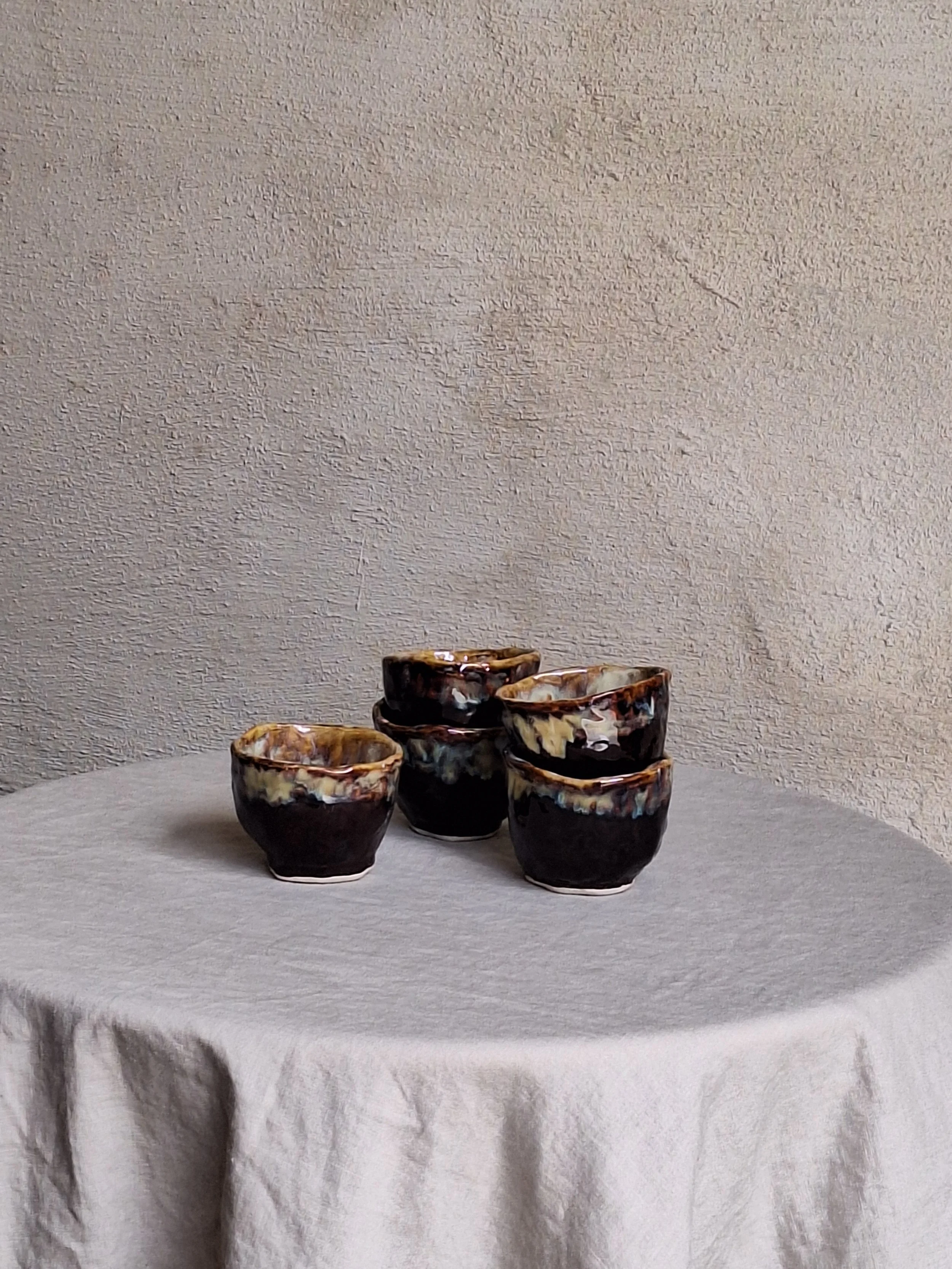 Ceramic and porcelain creations by Daniela Gold: bowls, trays, plates ...