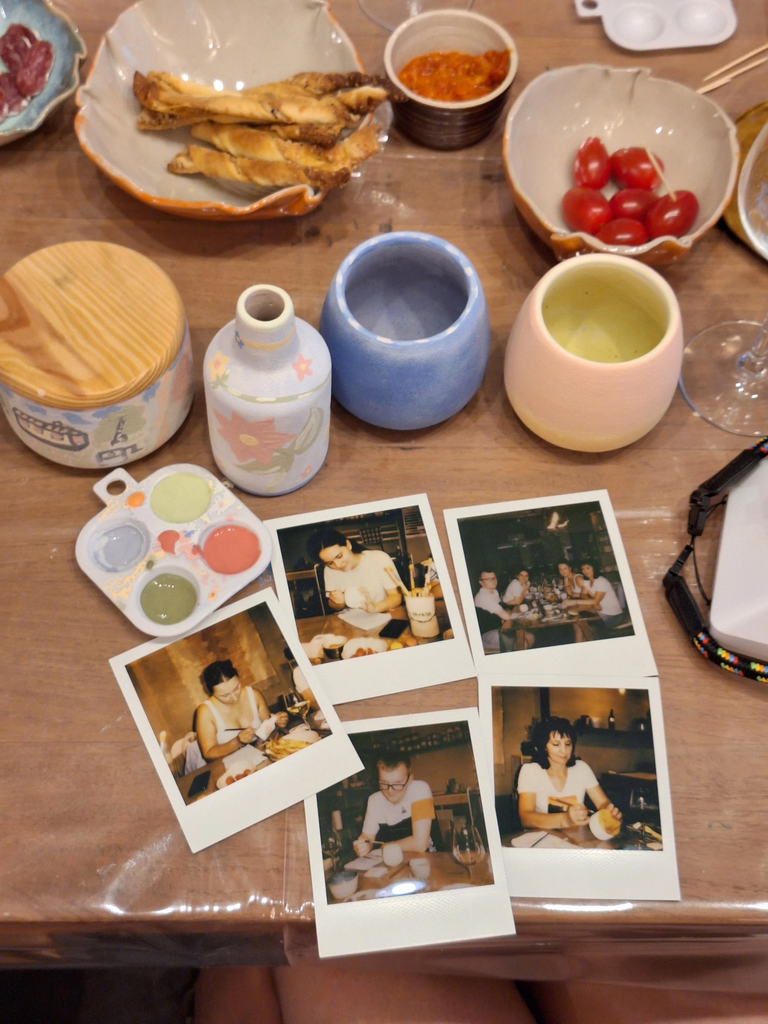 Ceramic and porcelain creations by Daniela Gold: bowls, trays, plates ...