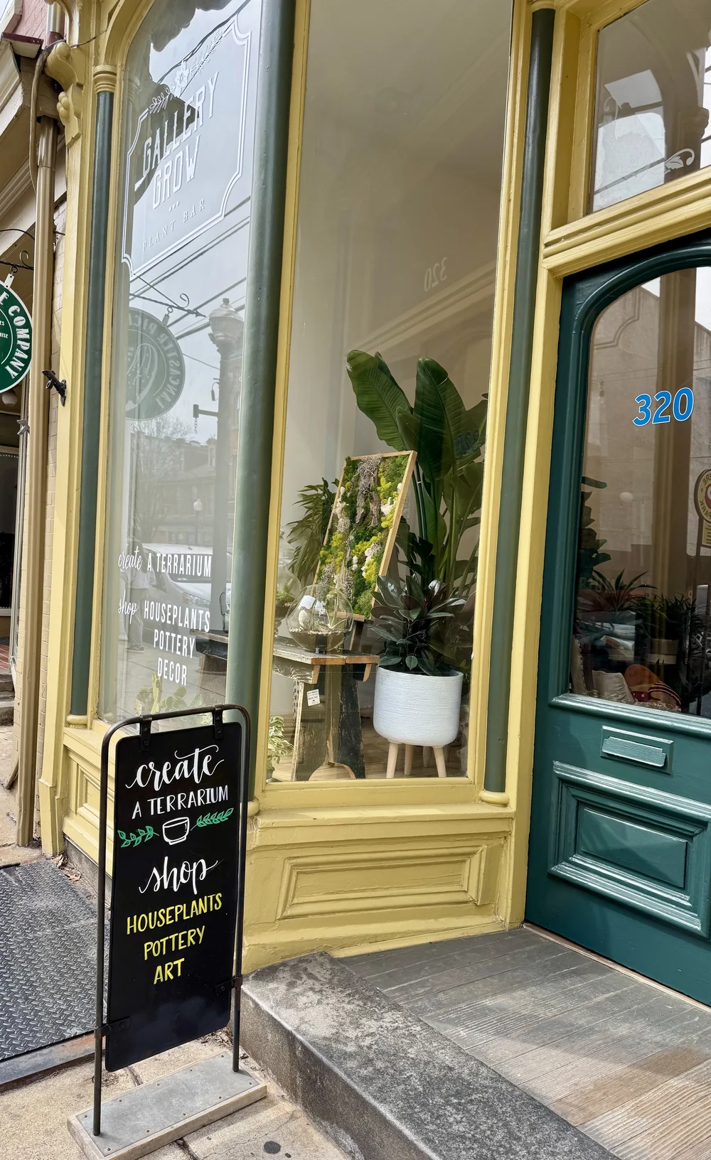 Gallery Grow Plant Bar