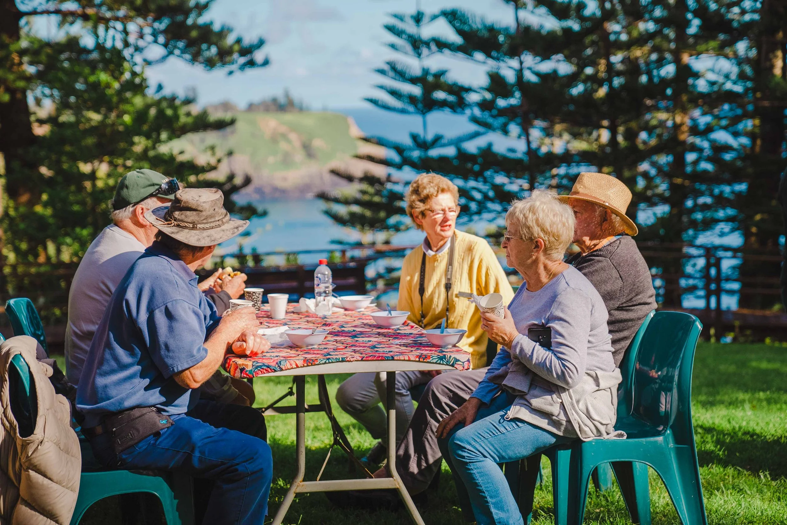 Breakfast Bushwalk & Clifftop Barbecue — Pinetree Tours