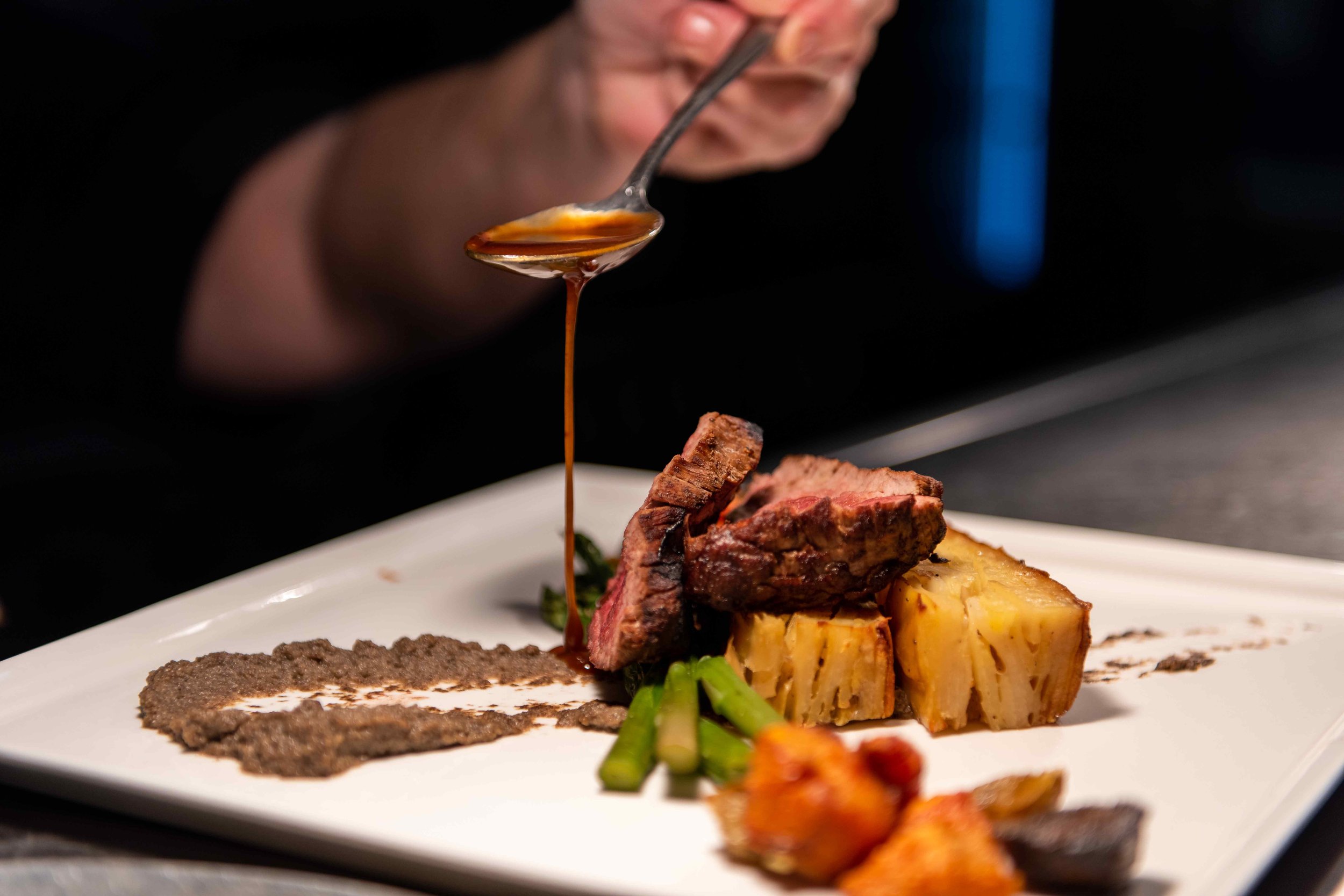 Bailey's Restaurant Norfolk Island — Pinetree Tours