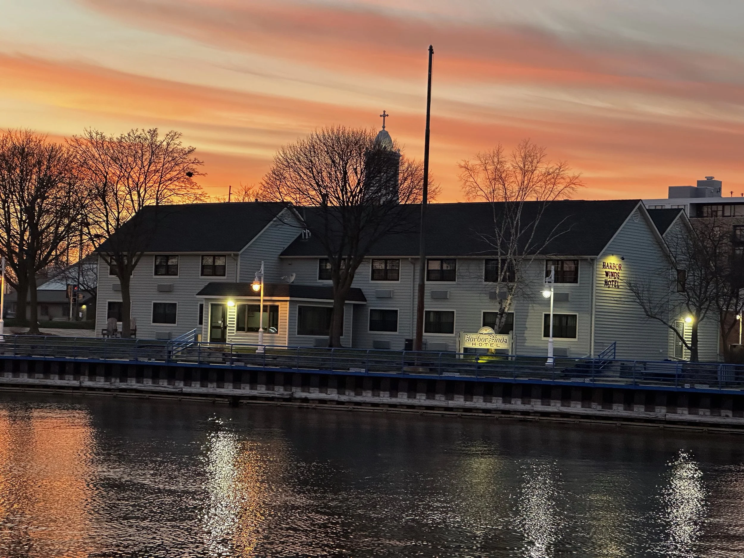 Harbor Winds Hotel - Sheboygan, Wisconsin