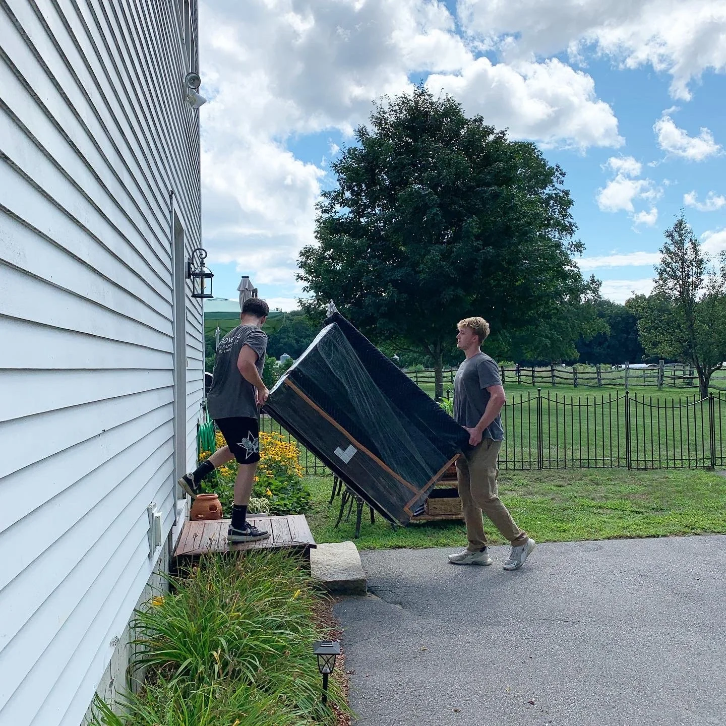 Move-U: Moving, Packing, Delivery & Storage Services