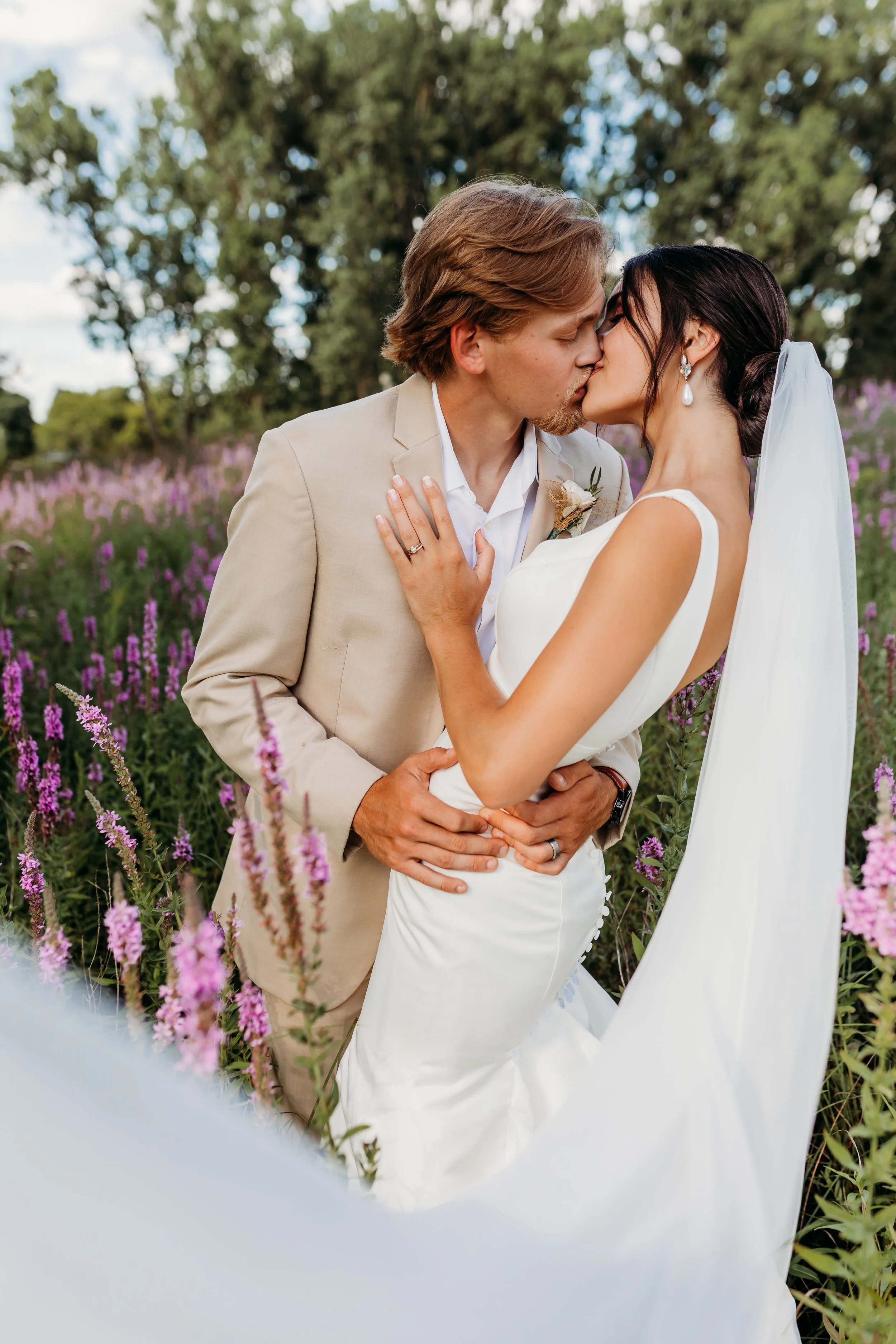 AES Photography - Classic, Colorful, Wedding Photography