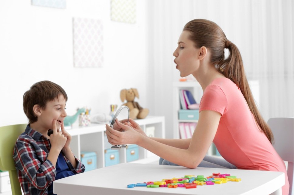 What sounds should my child be using? Speech milestones for children ...