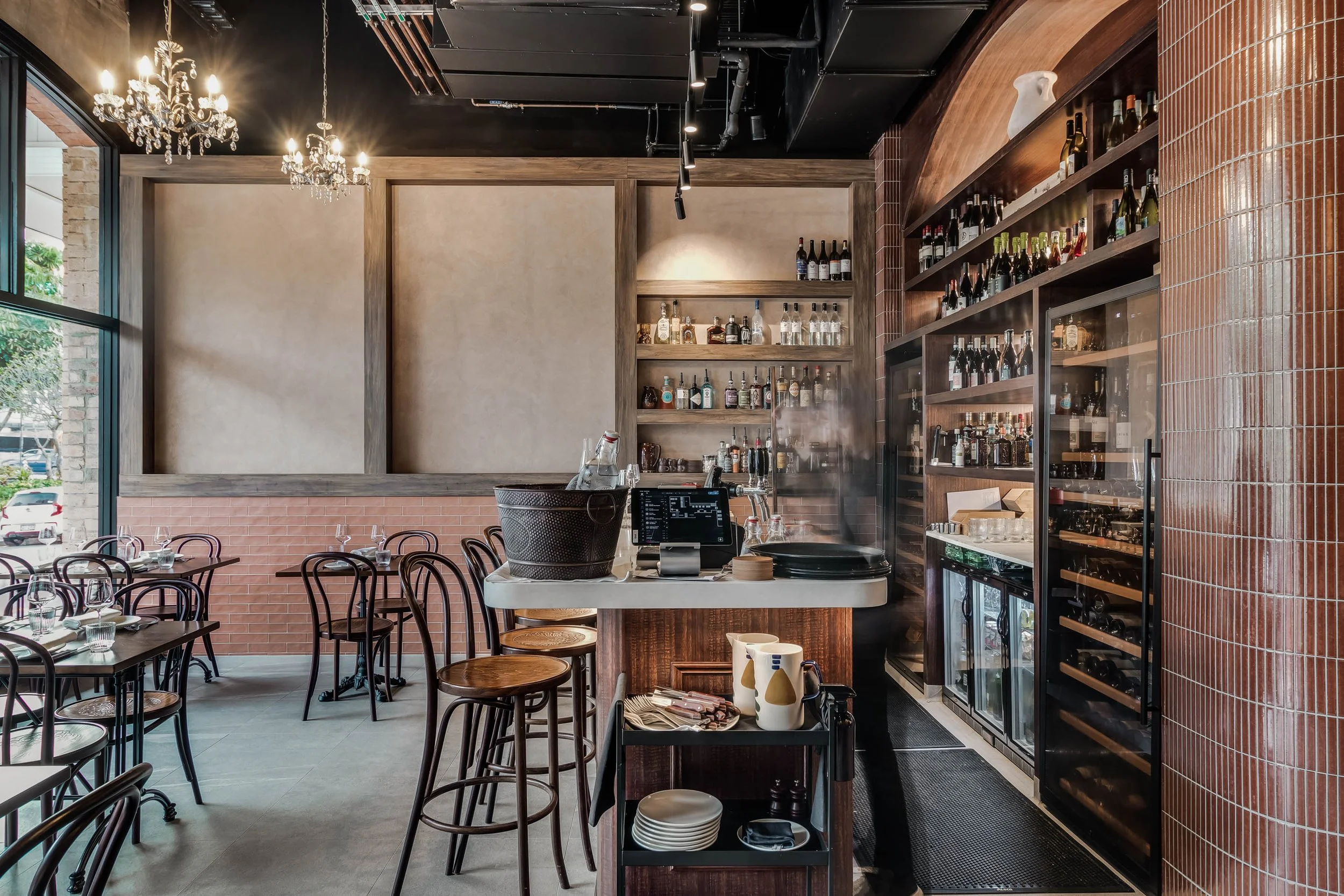 ETNA PIZZA & VINO — ARCHINTERIORS