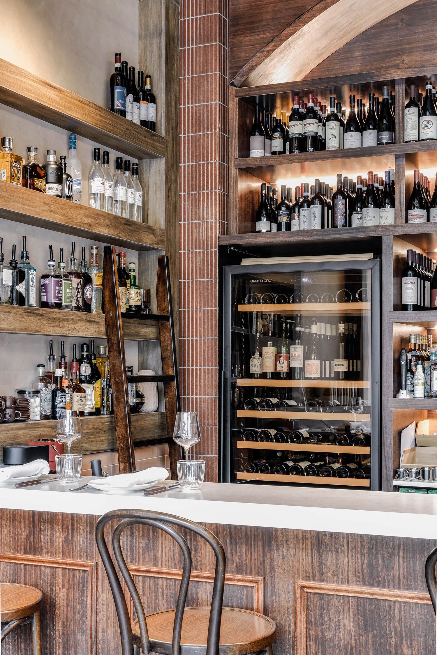 ETNA PIZZA & VINO — ARCHINTERIORS