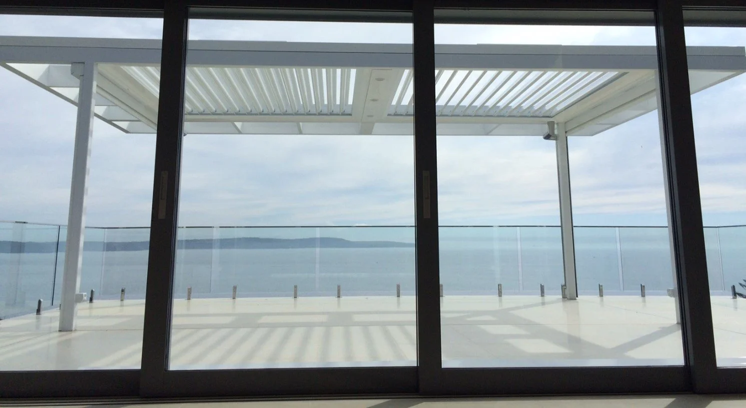 How to Choose a Louvre Roof – Awning Scape