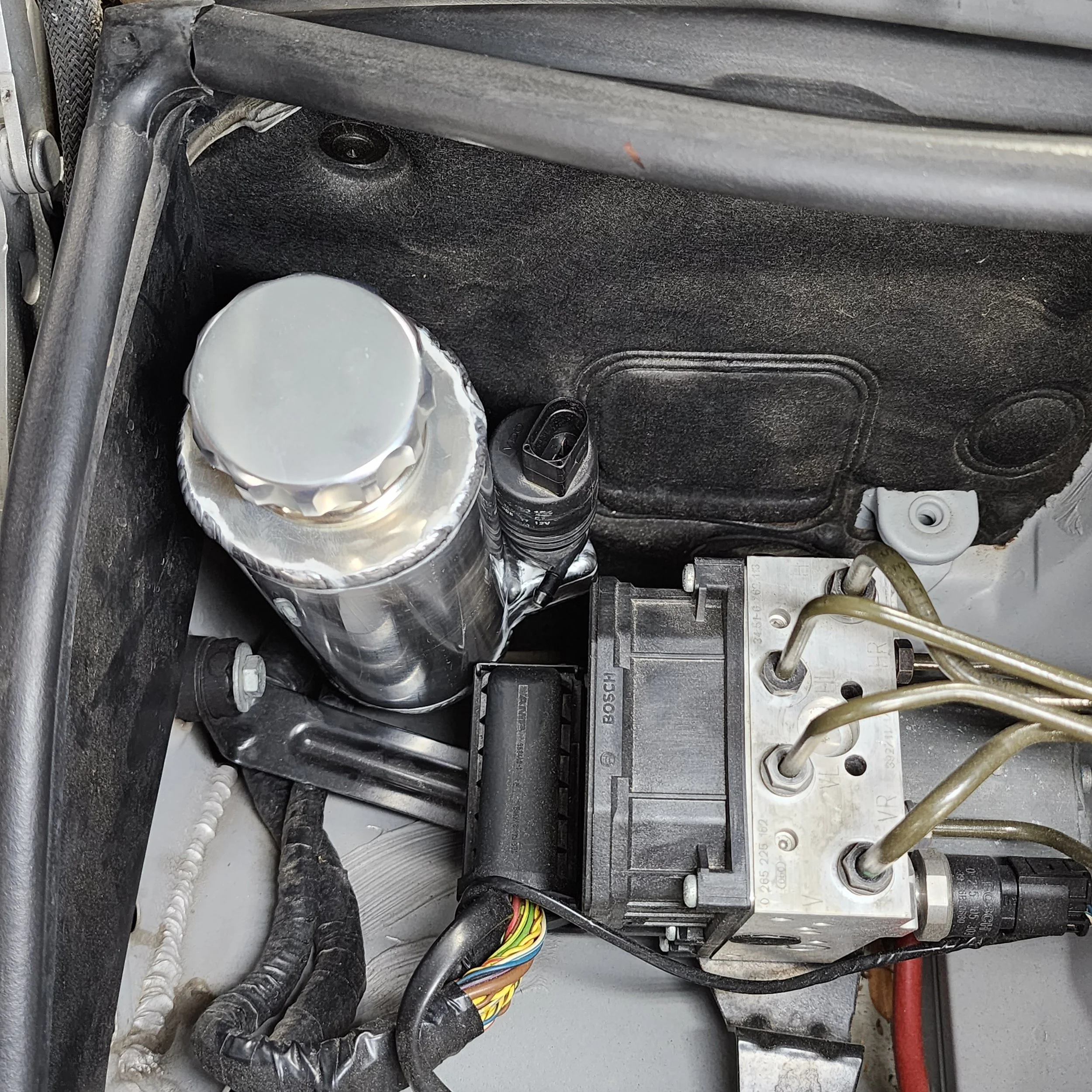 BMW E46 WASHER FLUID TANK — ALVAREZFABPERFORMANCE