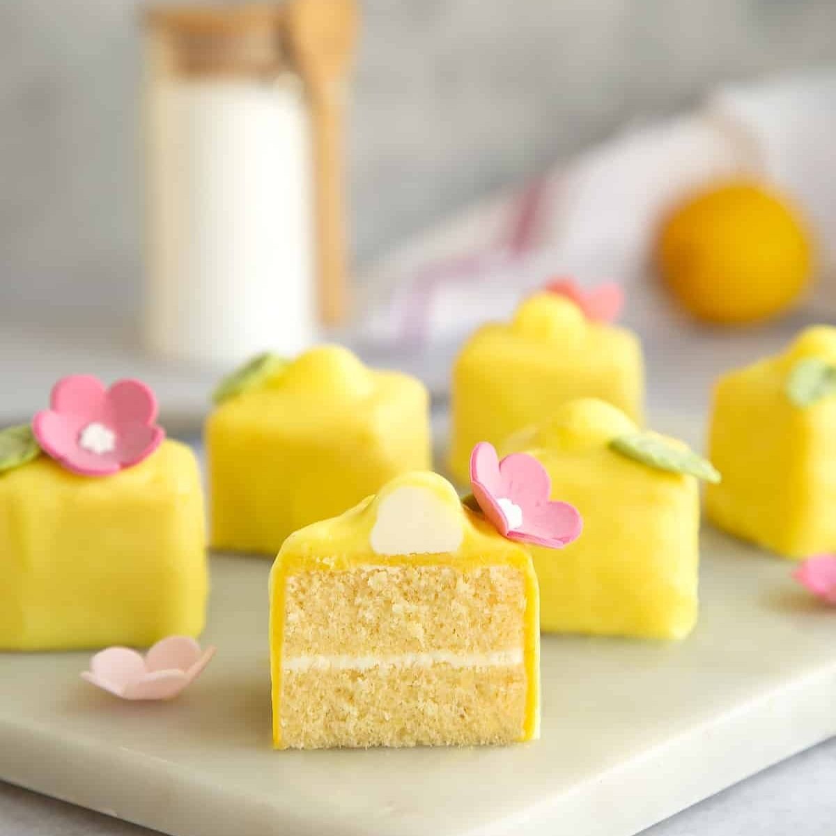 30 Best Mini Desserts & Bite-Size Treats for Afternoon Tea — Rosie ...