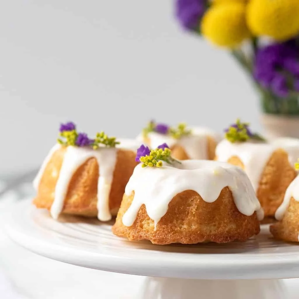 30 Best Mini Desserts & Bite-Size Treats for Afternoon Tea — Rosie ...