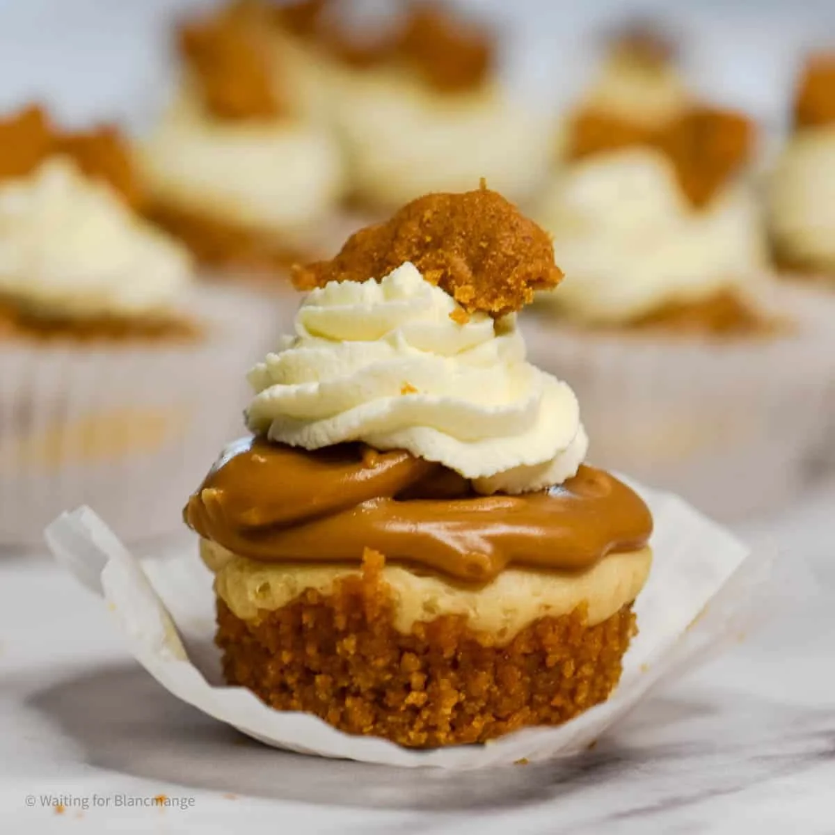 30 Best Mini Desserts & Bite-Size Treats for Afternoon Tea — Rosie ...