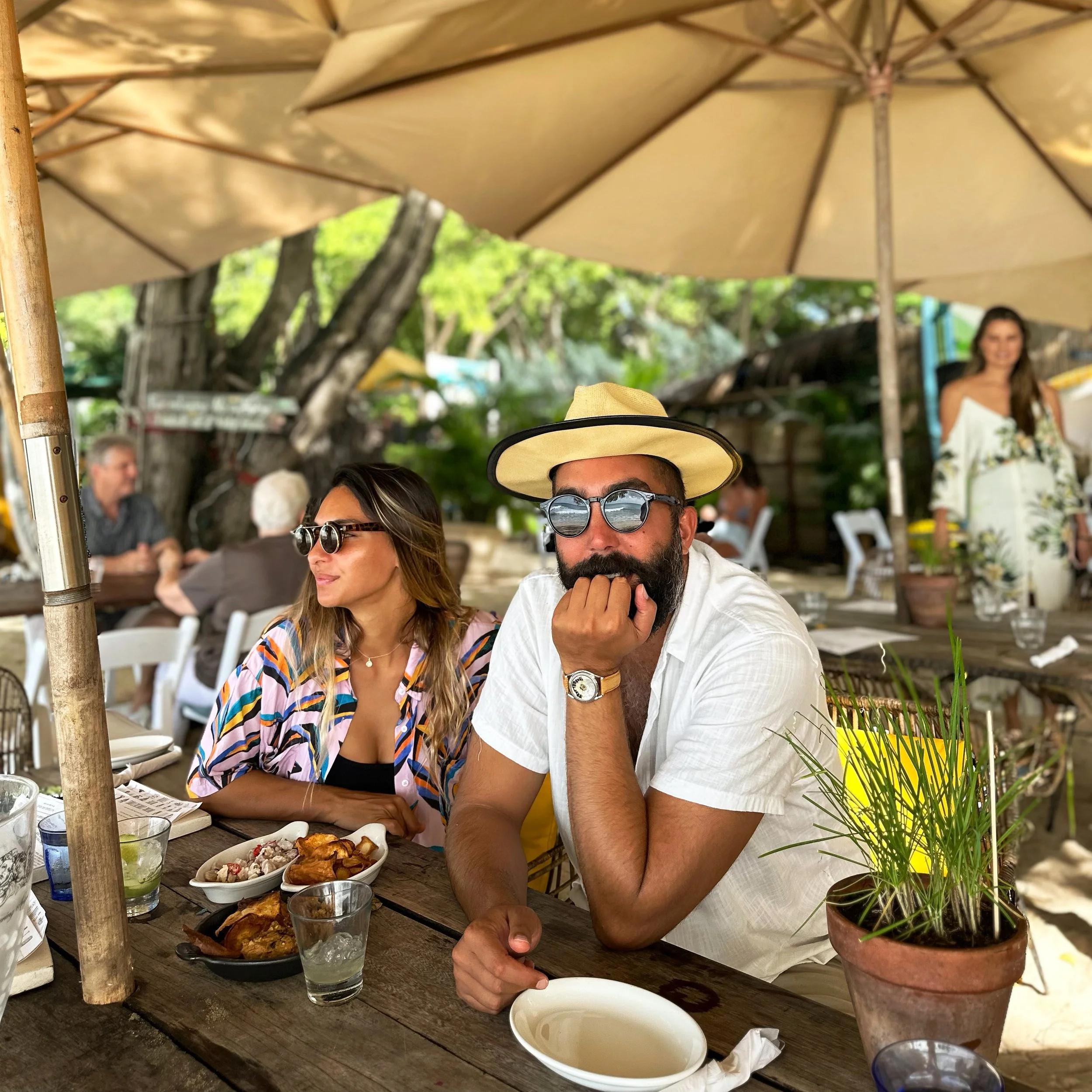 Contact Michael Motamedi - Traveling the world, eating good food.