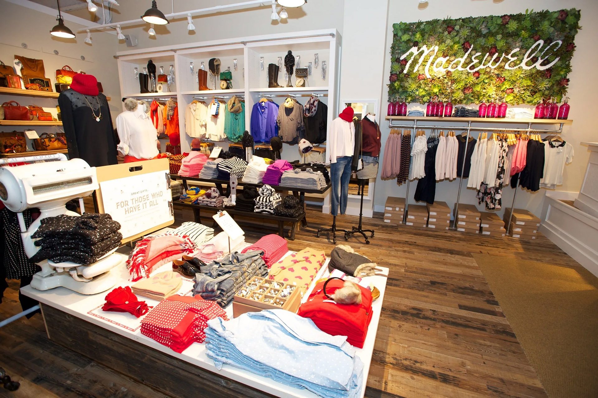 North Hills Directory - Shops, Restaurants, Apartments & More