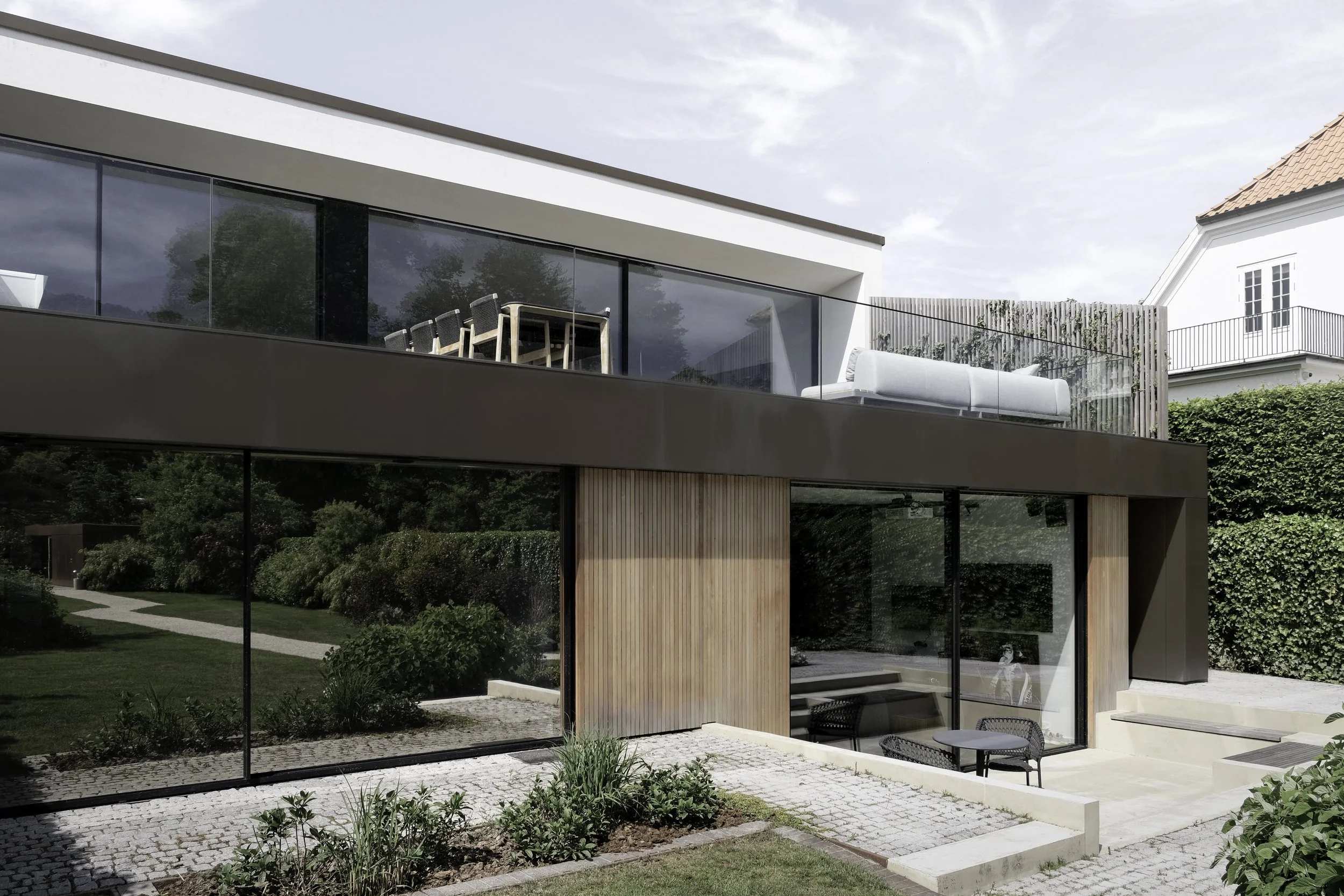 RIVER FLOW HOUSE — DEAR - designarchitects