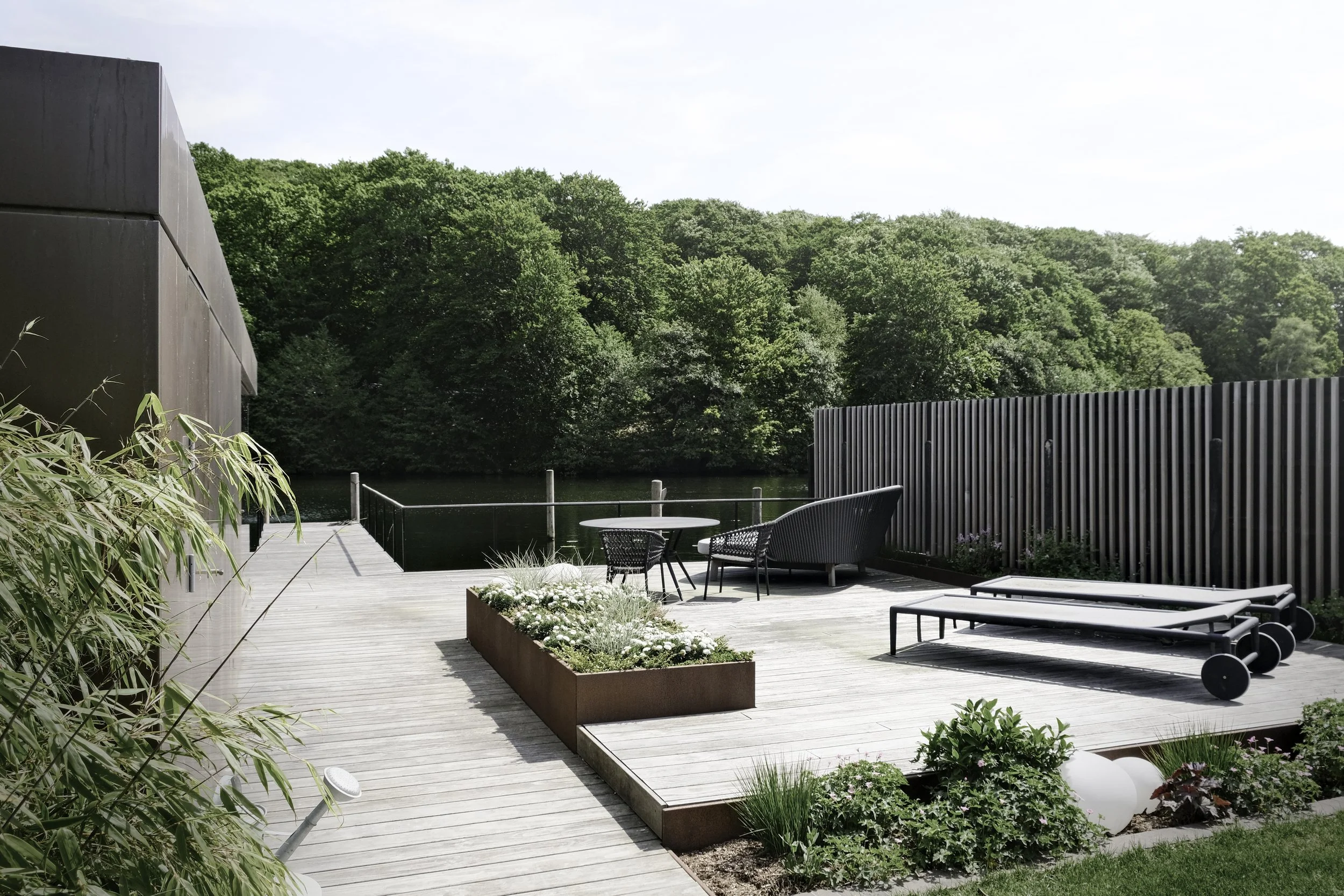 RIVER FLOW HOUSE — DEAR - designarchitects