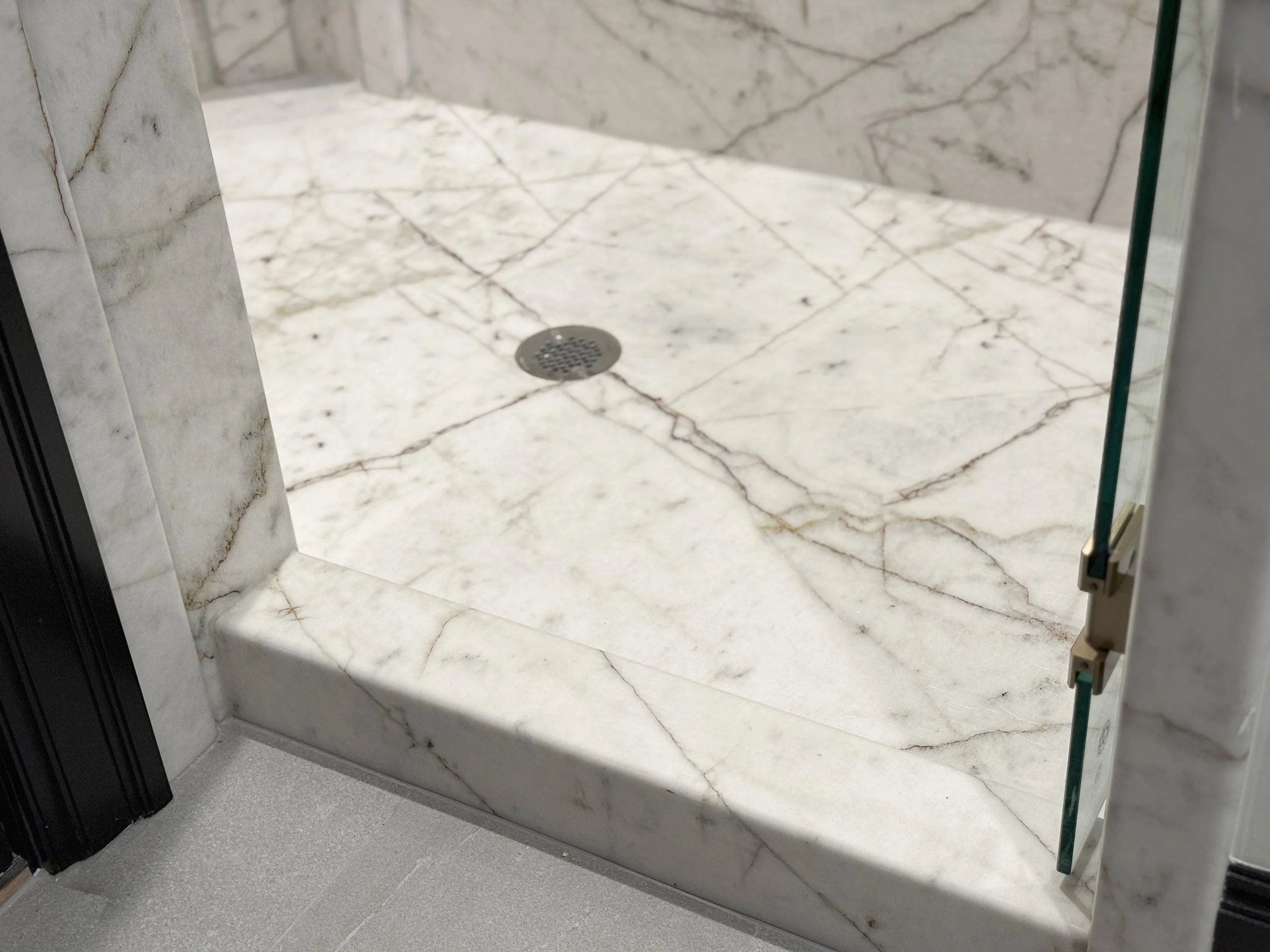 White Crystal | Image Gallery — Tyvarian Surfaces