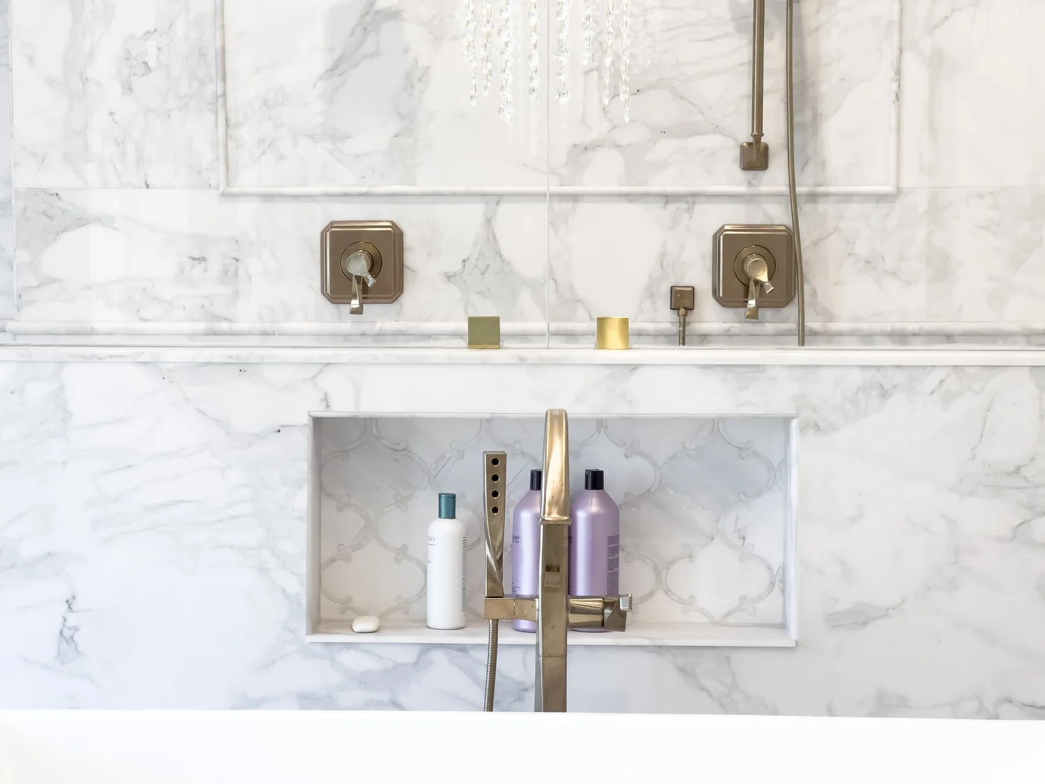Calcutta White | Image Gallery — Tyvarian Surfaces