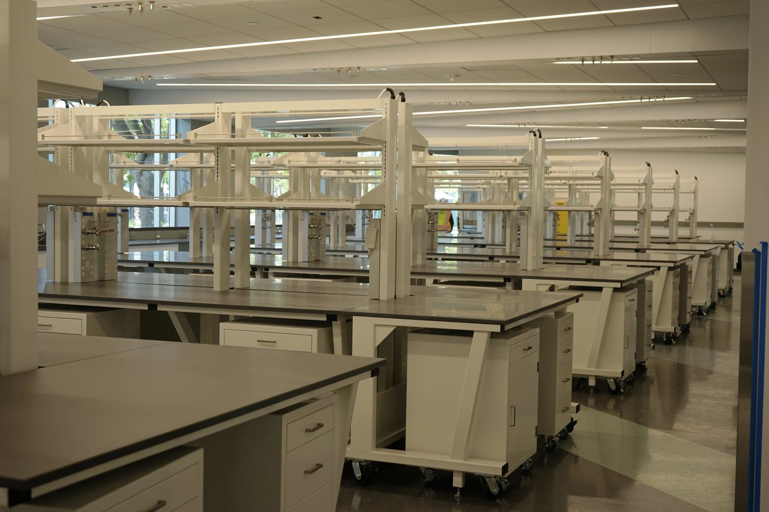 A Complex Lab Installation Project in the Bay Area — AllModular