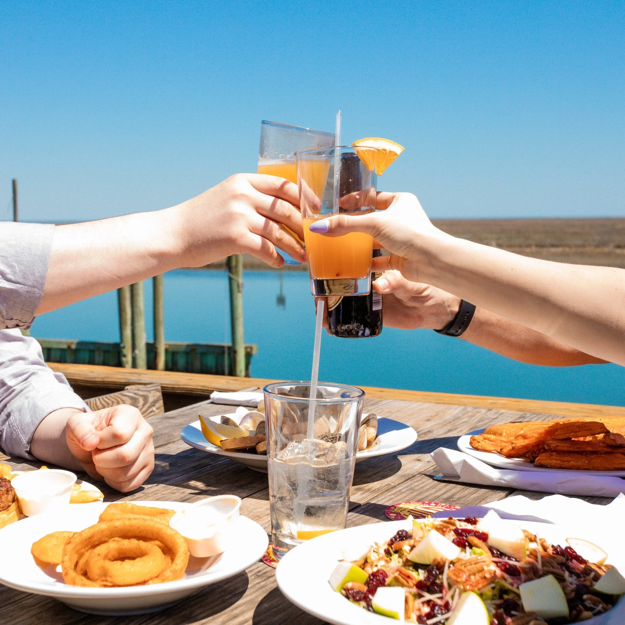 Island House Restaurant & Marina