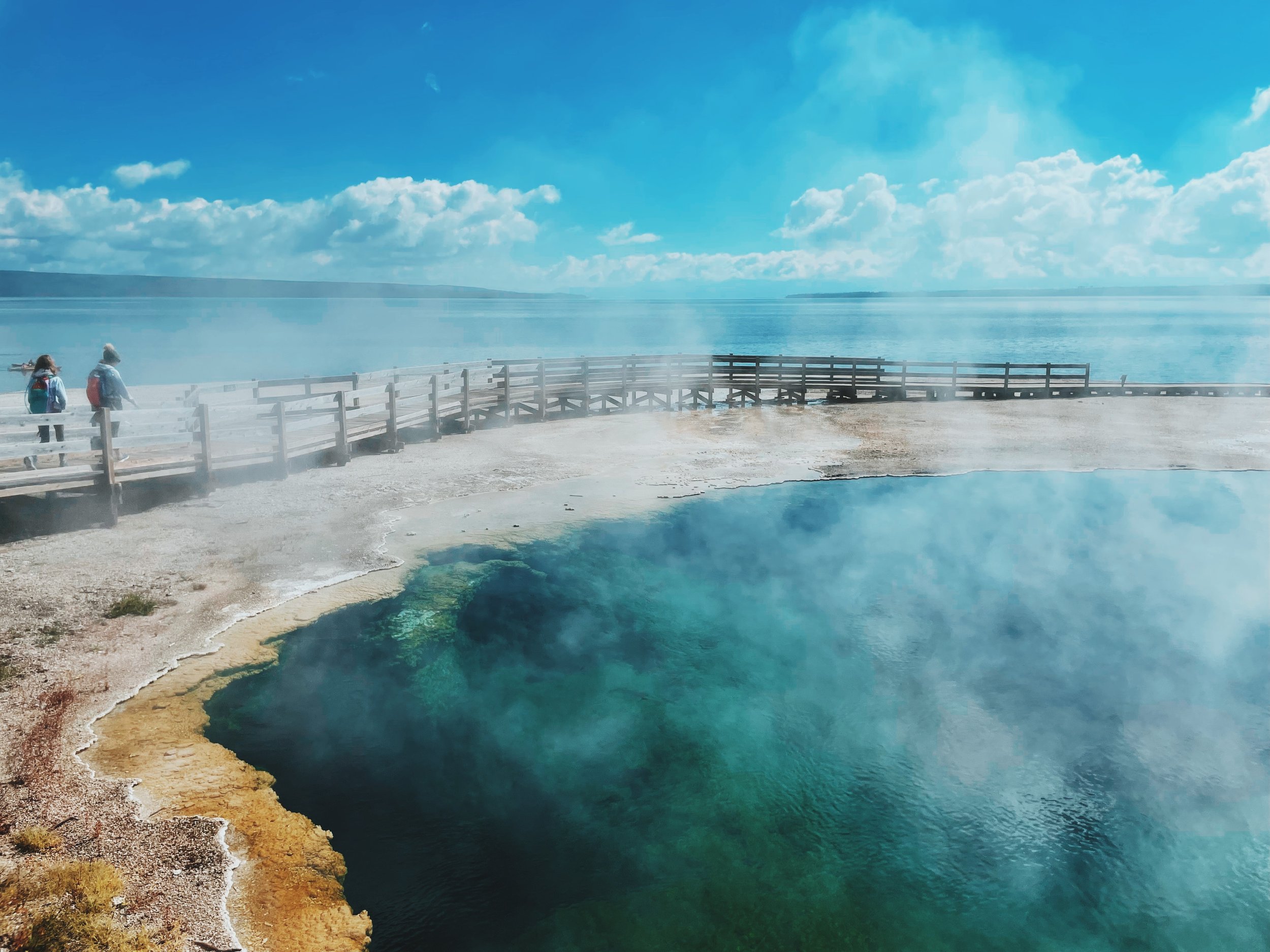 West Thumb Geyser Basin: Yellowstone’s Lakeside Geothermal Wonder ...