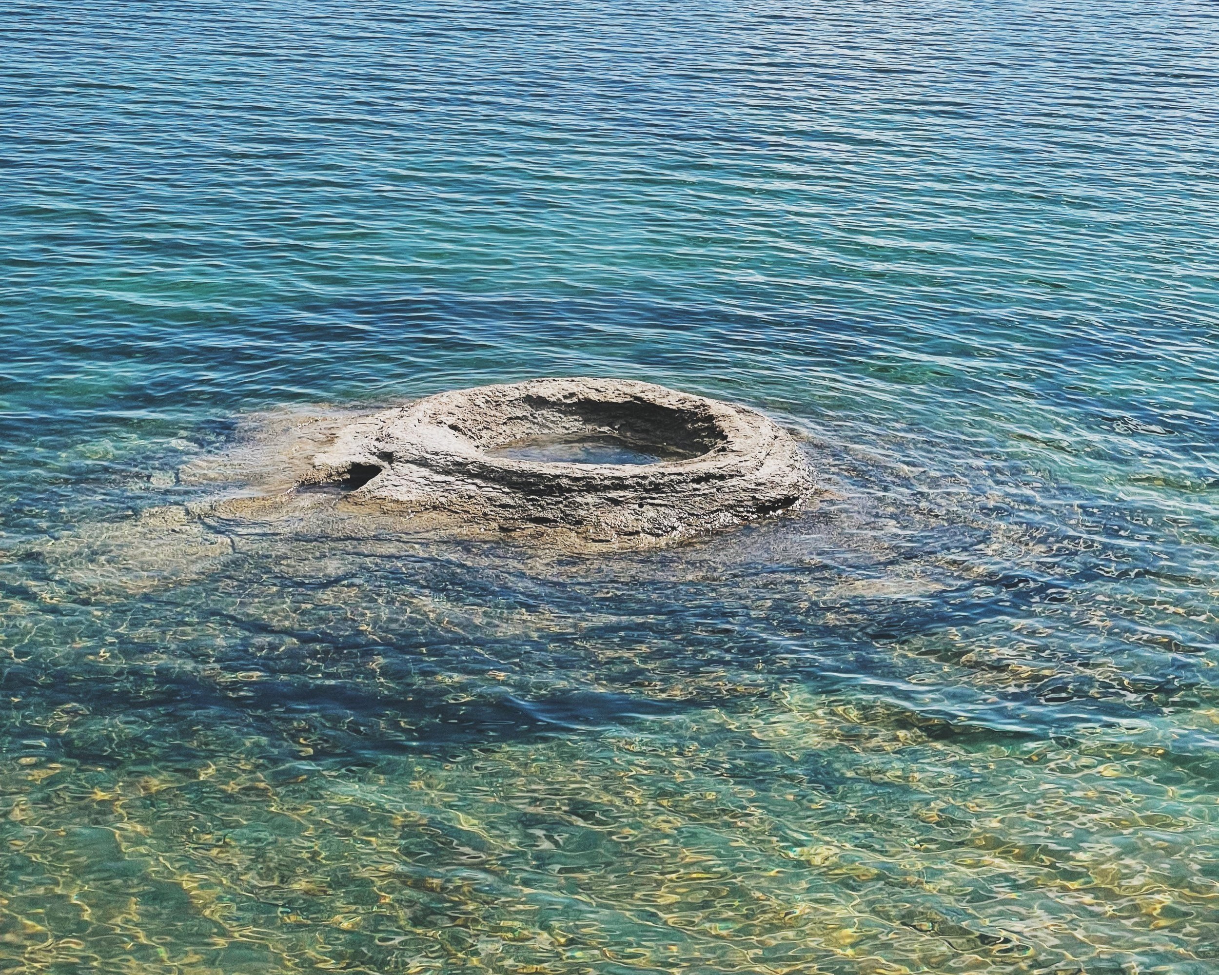 West Thumb Geyser Basin: Yellowstone’s Lakeside Geothermal Wonder ...