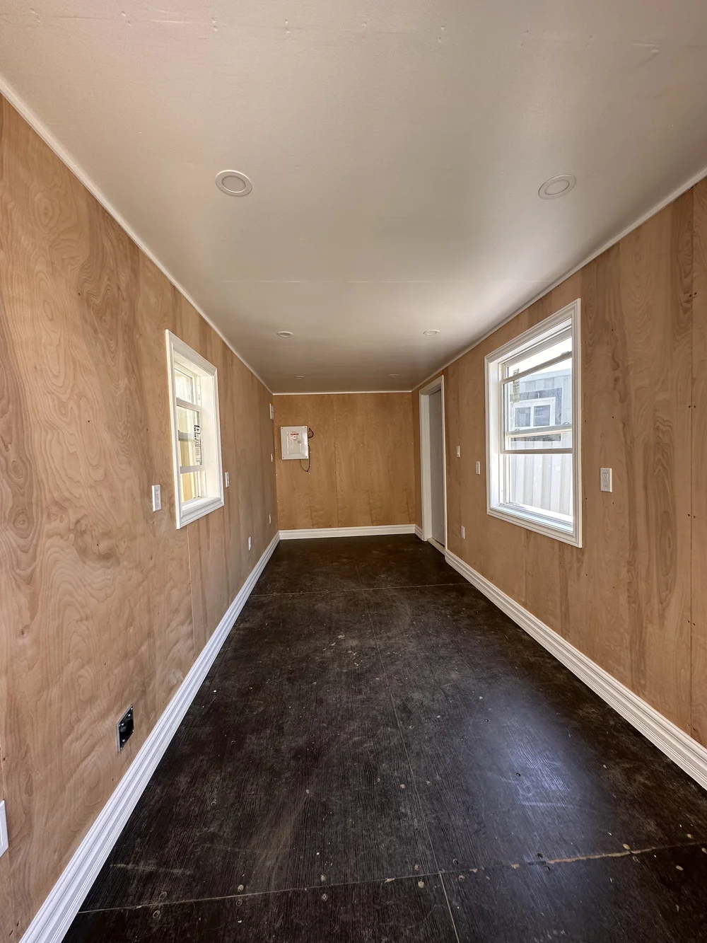 20' One-trip Modified Shipping Container — Eastern Slopes Containers