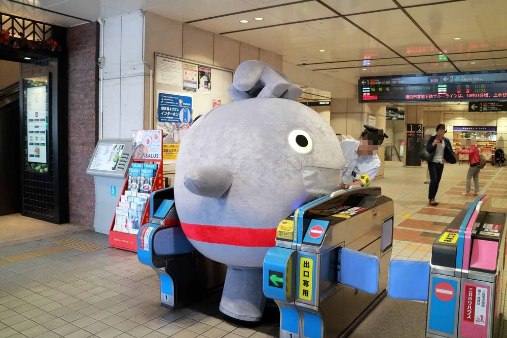 Japanese Mascots Getting Stuck On Their Commute │Yokogao Magazine