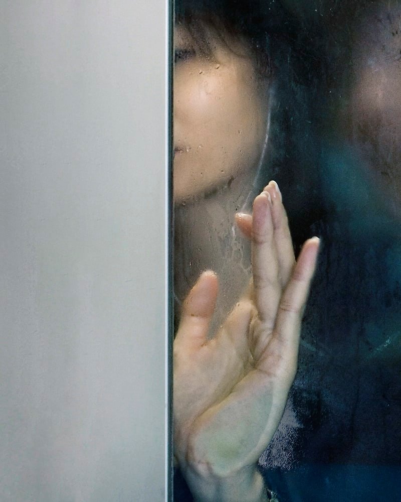 Tokyo Compression - The Faces of Tokyo’s Commute │Yokogao Magazine