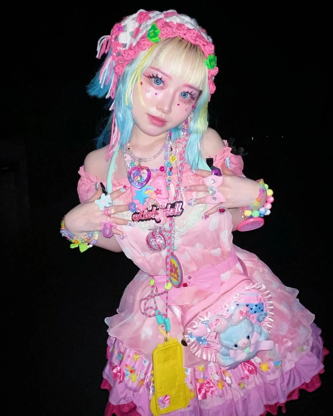 What is Decora Fashion - A Kaleidoscope of Kawaii Culture │Yokogao Magazine