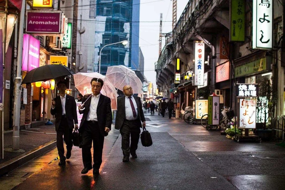 Life After 5 - Salarymen in Japan's nightshift │Yokogao Magazine