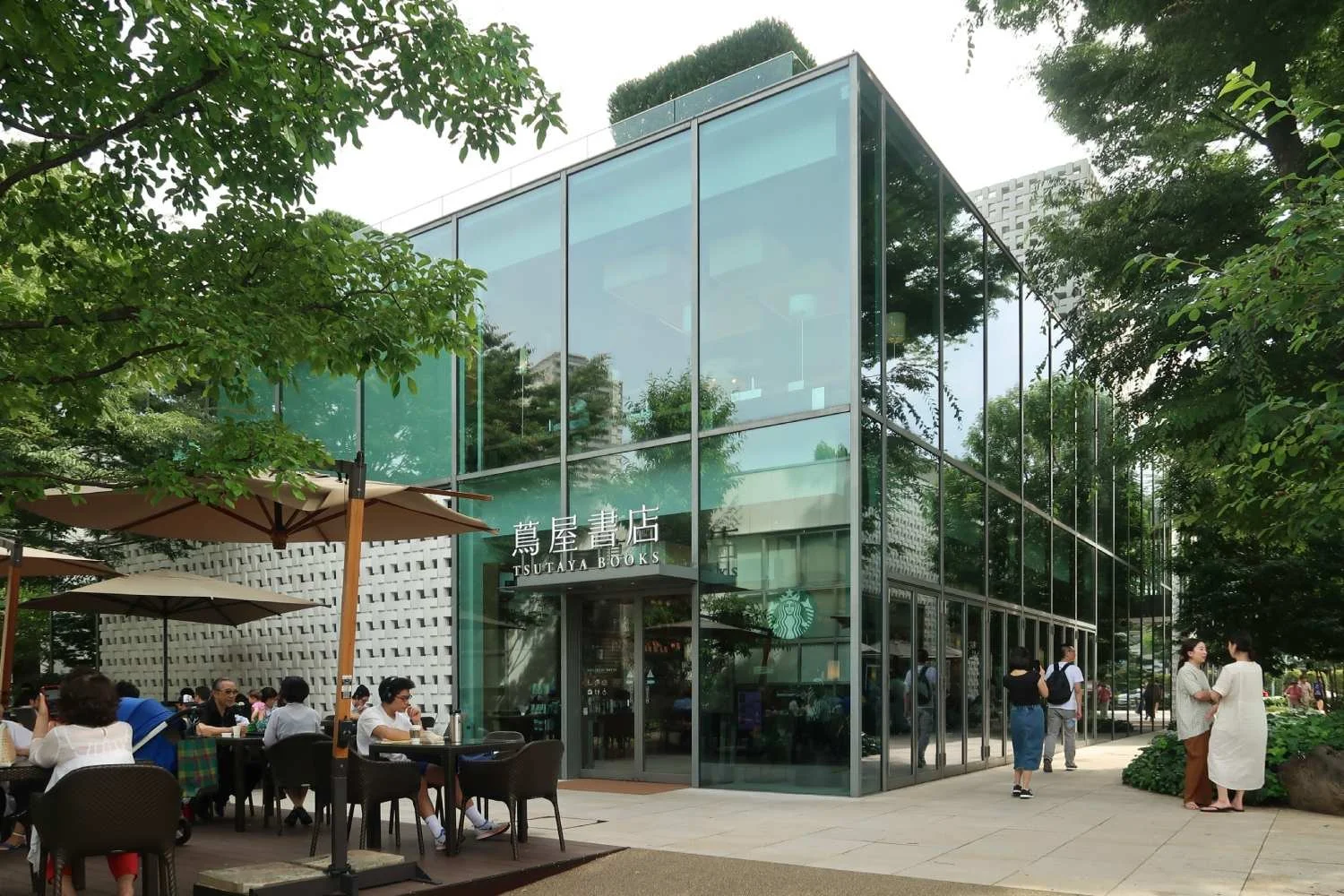 Who is Chitose Abe - Founder of sacai │Yokogao Magazine