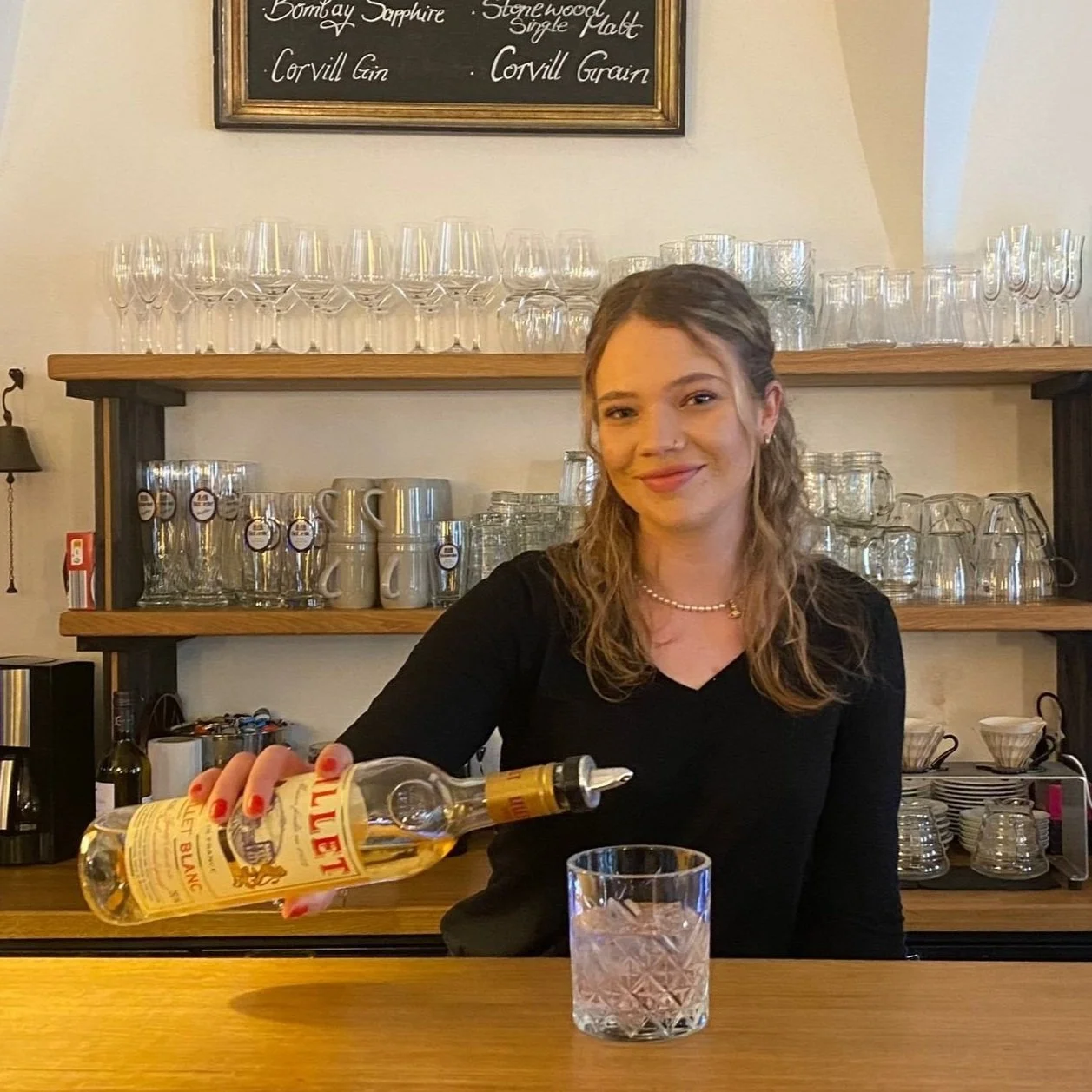 TEAM — Karolins Restaurant