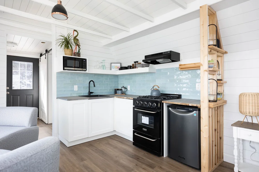 Cliff Hanger — Cliffs Edge Retreat