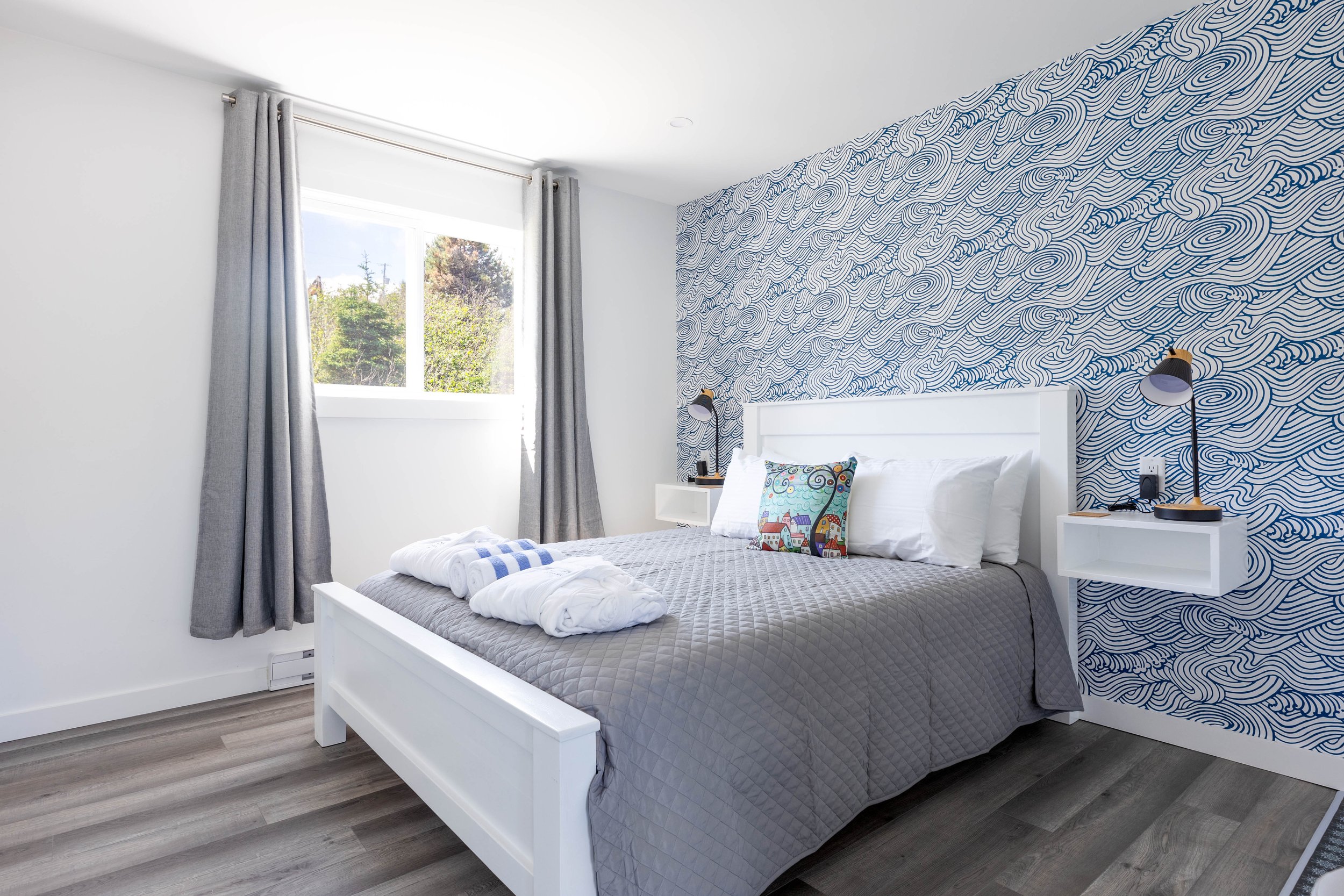 Seaside Detached Cottage — Cliffs Edge Retreat